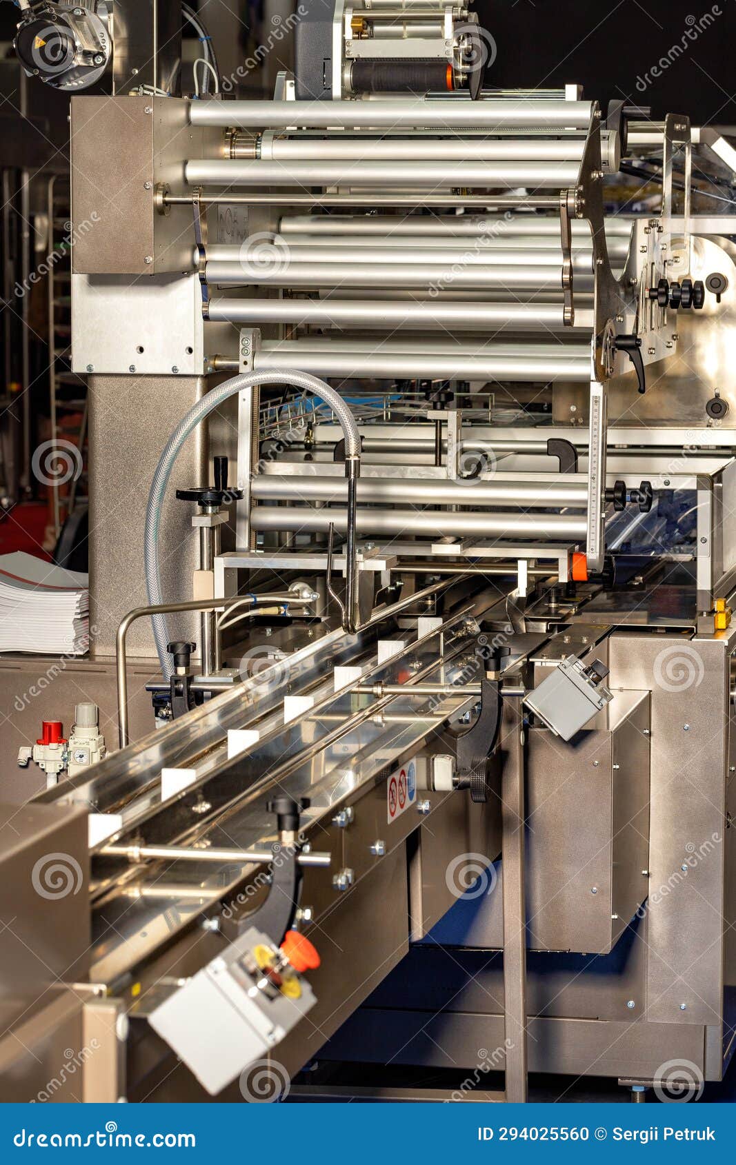Automatic Packaging Conveyor Line, Vertical Image Stock Photo - Image ...