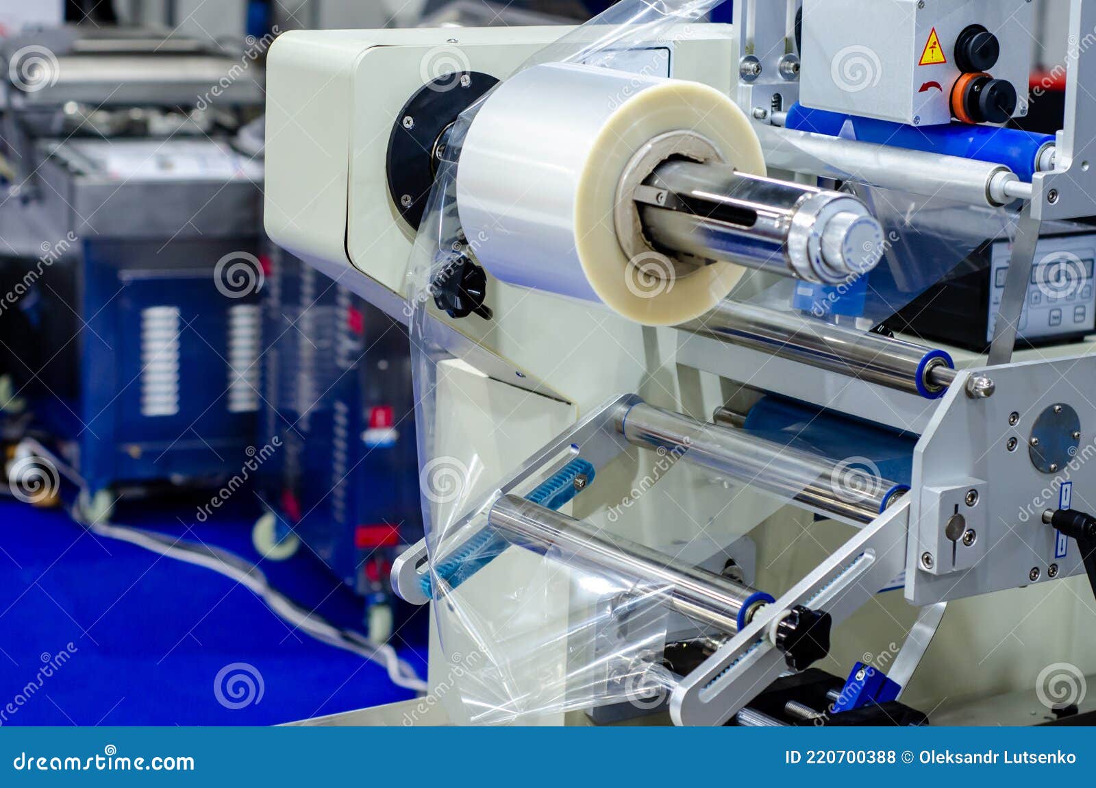 Automatic Packaging Machine for Producing Packs from a Roll of Heat ...