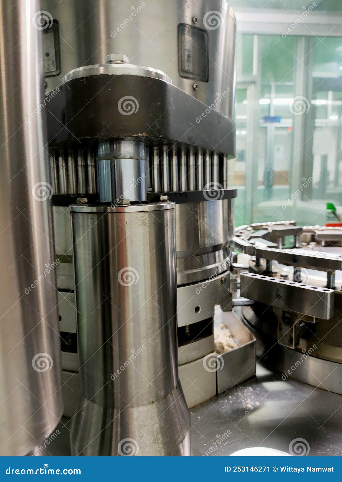 Automatic Pharmaceutical Capsule Filling Machine Stock Image - Image of ...