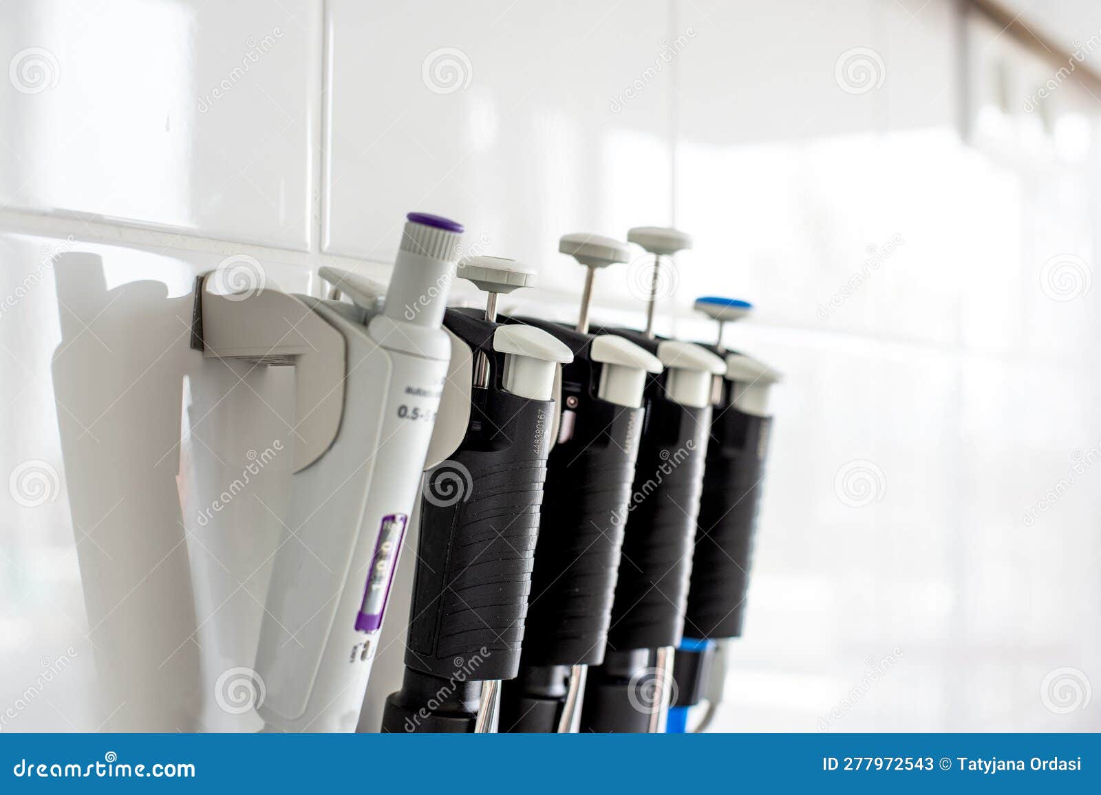 Automatic Pipette, Laboratory Equipment. Micro Pipettes, Chemical ...