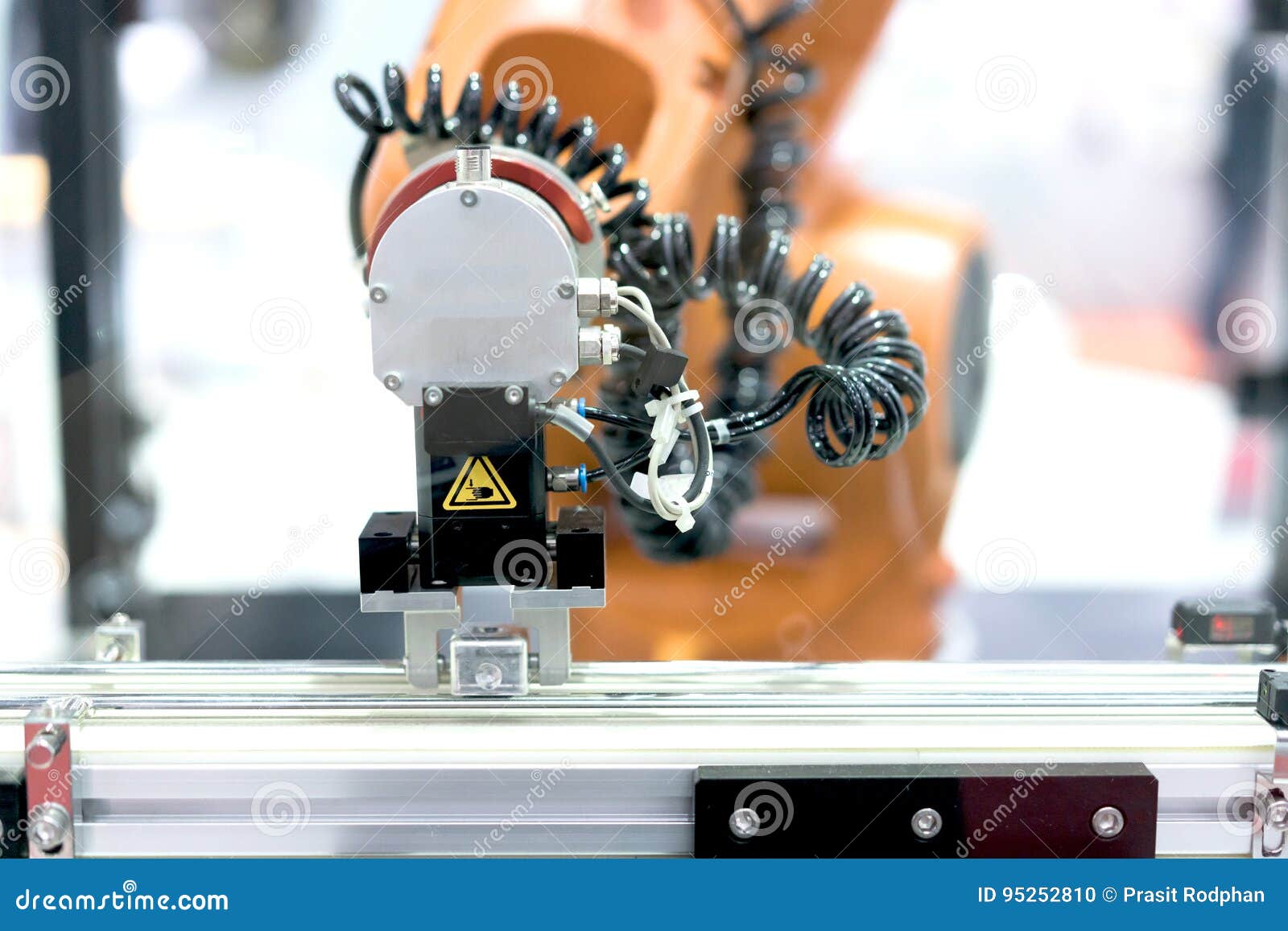 Automatic Robot Arm with Imaging Sensor in Assembly Line Working Stock ...