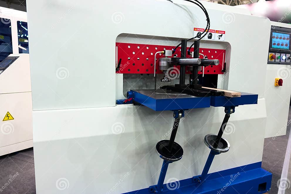 Automatic Single-sided Spike Cutting Machine for Milling Spikes of All ...