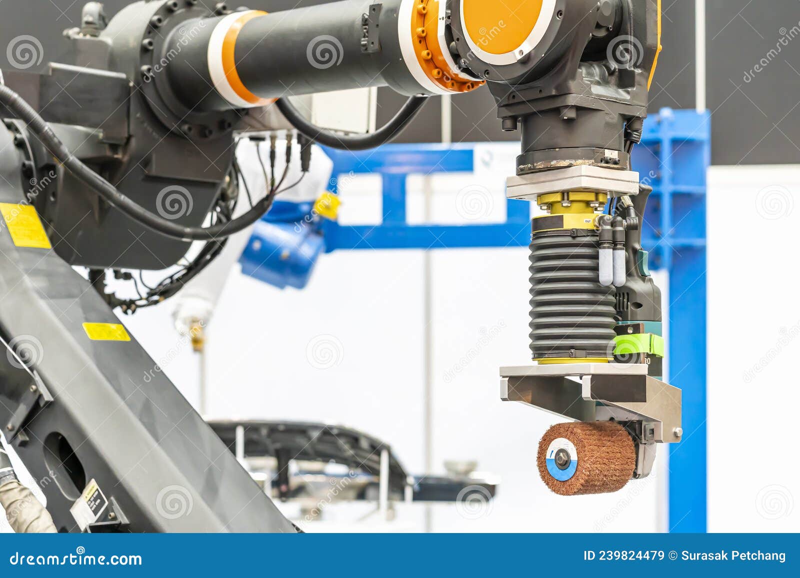 Automatic Smart Robot Arm with Suction Dust Collection System and ...