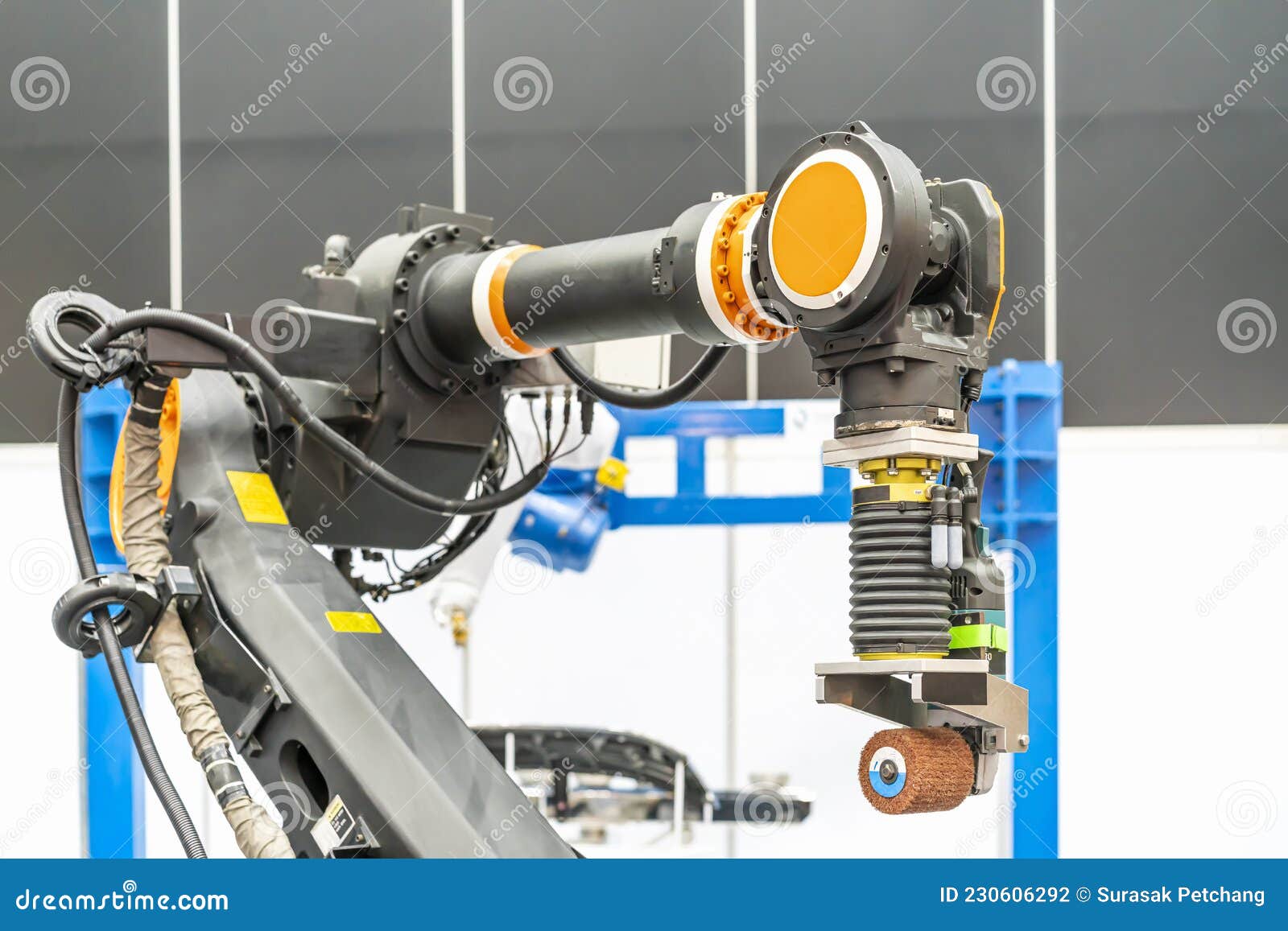 Automatic Smart Robot Arm with Suction Dust Collection System and ...