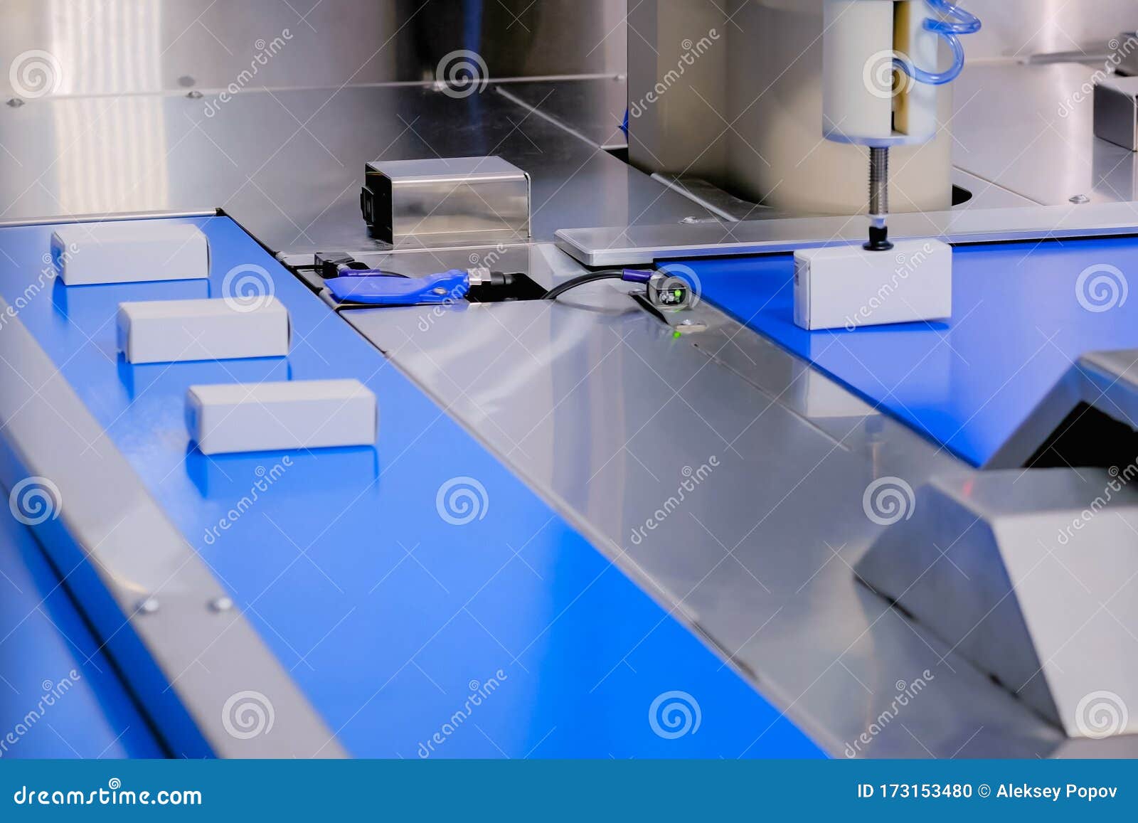 Automatic Sorting Conveyor System - Moving White Small Cardboard Boxes ...