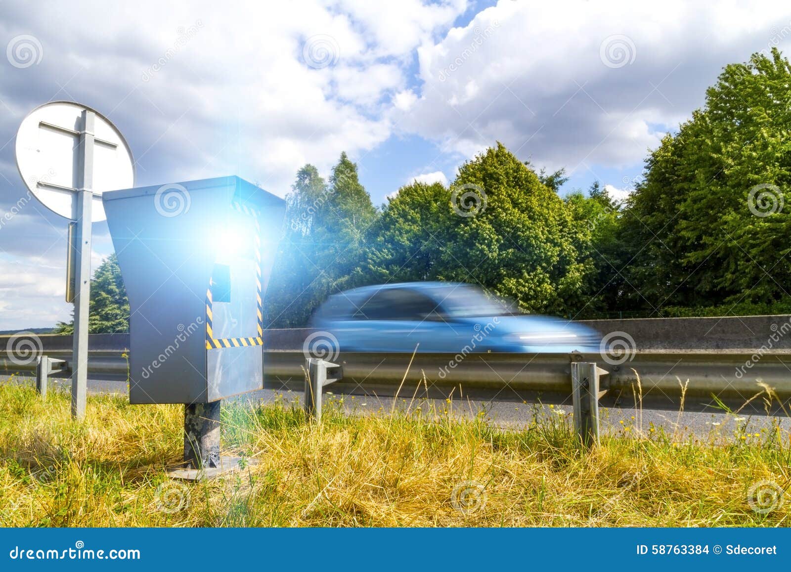 Automatic speed camera stock illustration. Illustration of limitation ...
