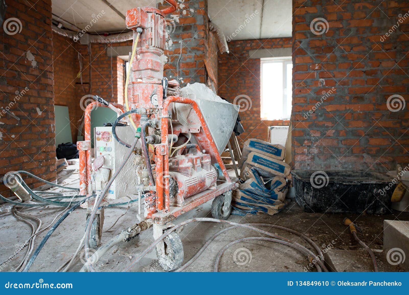 Automatic Spray Plastering Machine for Plastering Walls Efficiently on ...