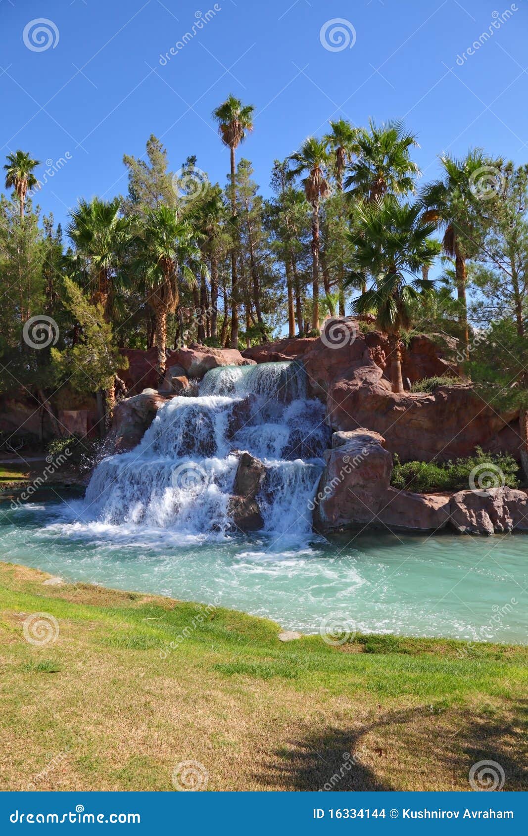 Automnes Magnifiques De Cascade Photo stock - Image of ressorts ...