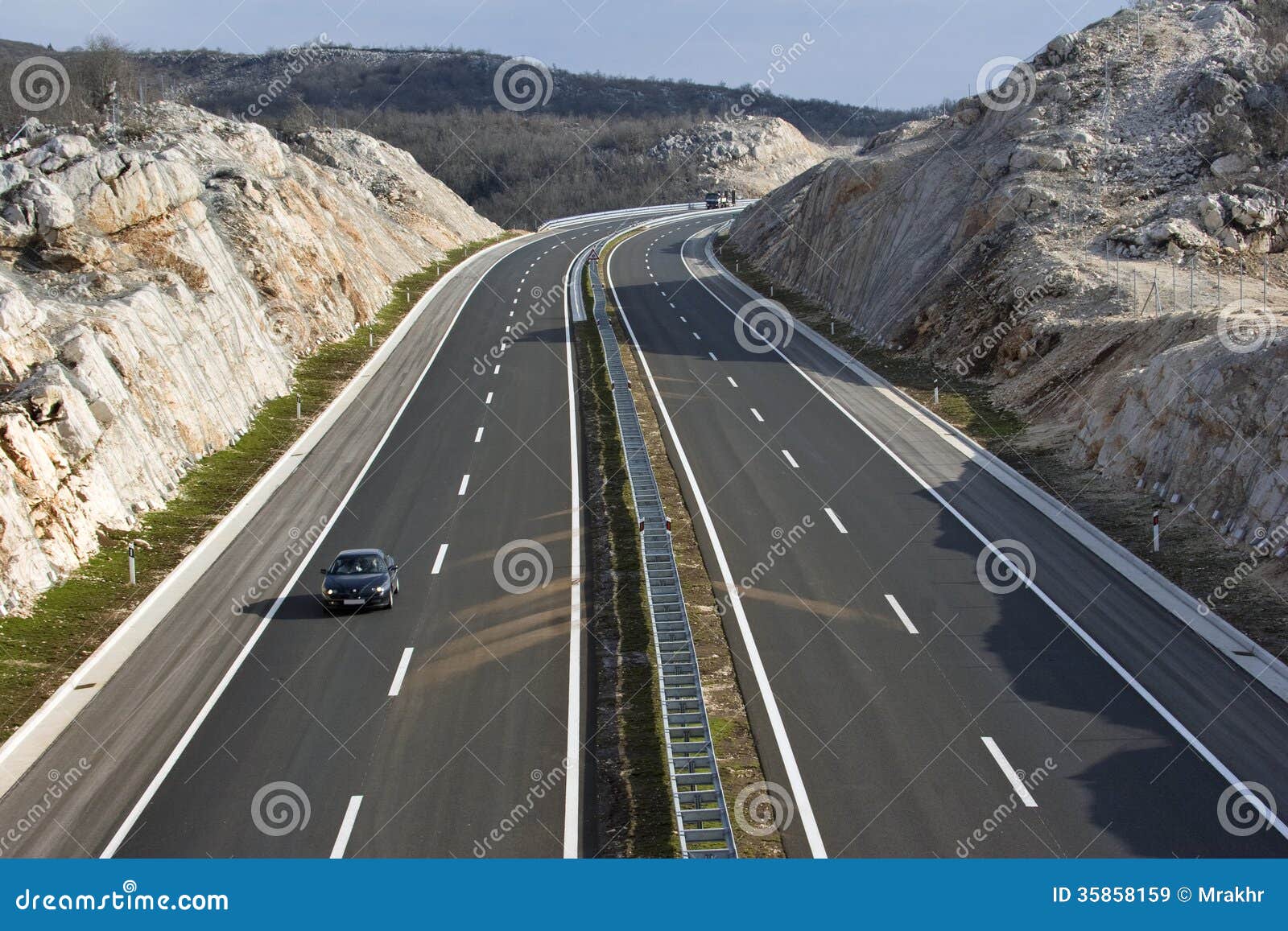 Automobil on highway stock image. Image of modern, moving - 35858159
