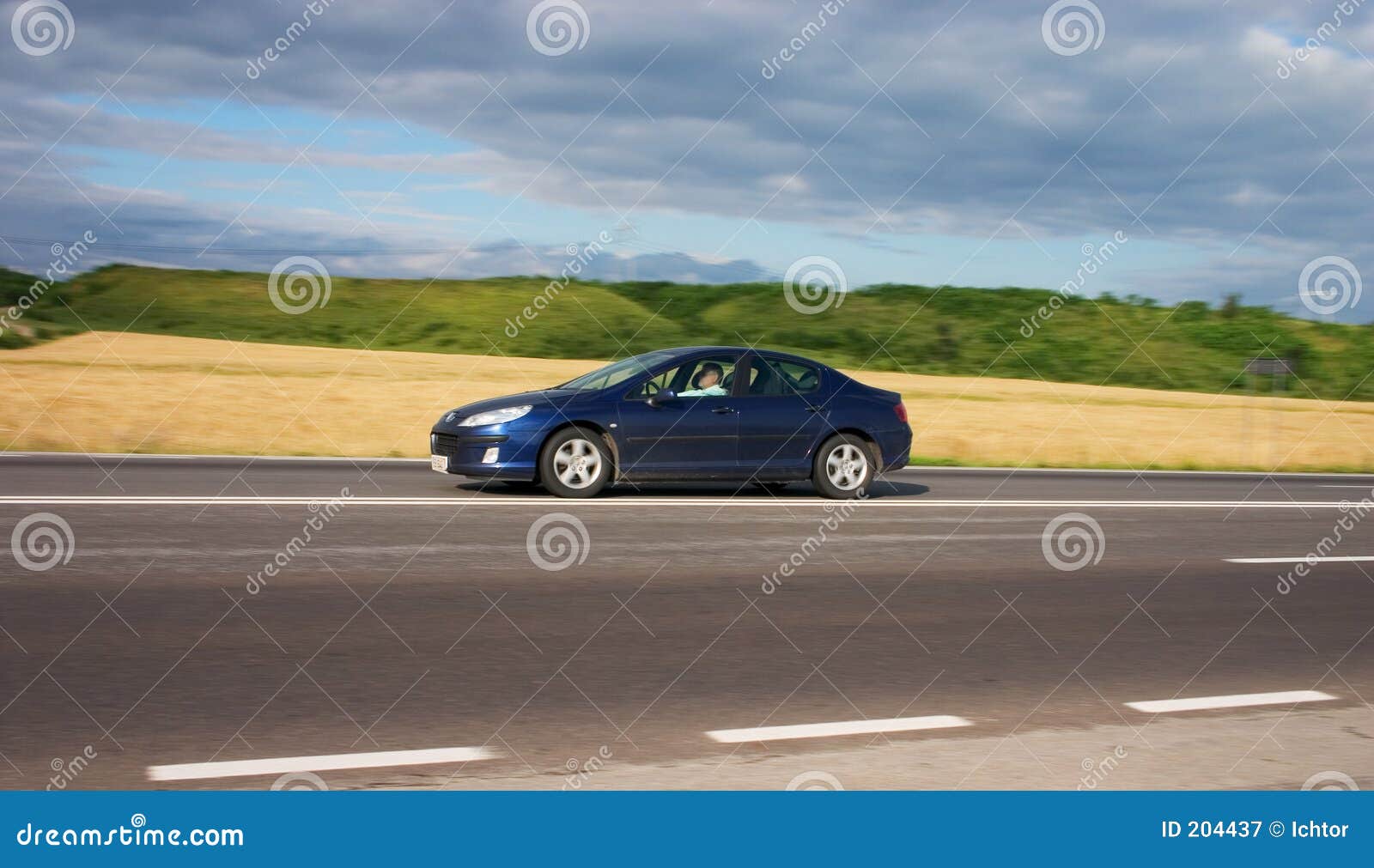 Automobile Di Accelerazione Immagine Stock - Immagine di azionamento ...