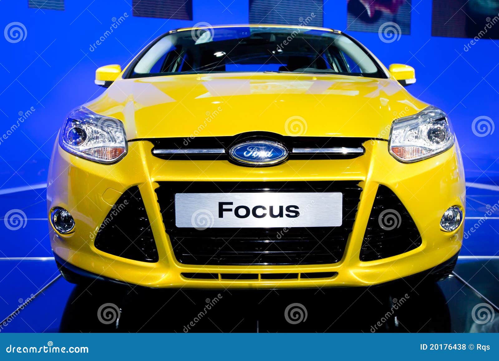 Automobile Gialla Ford Focus Fotografia Stock Editoriale - Immagine di ...