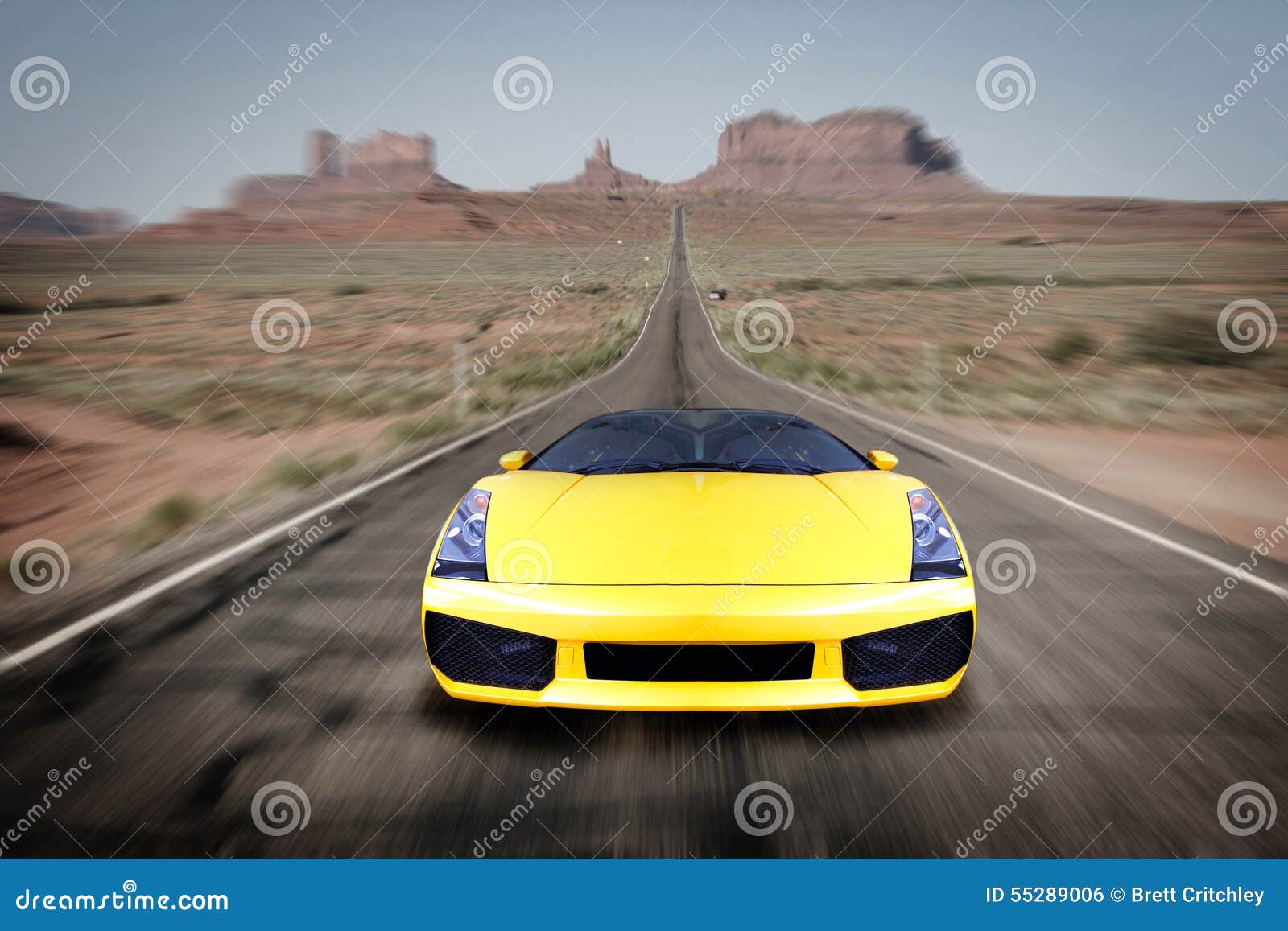 Automobile Sportiva D'accelerazione Fotografia Stock - Immagine di ...