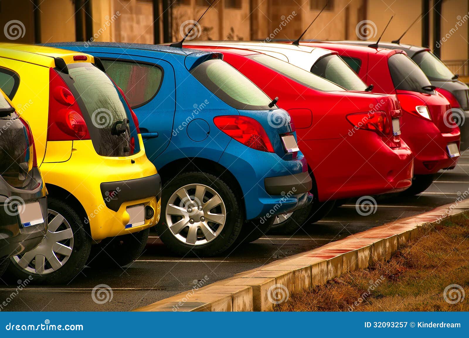 Automobile Von Verschiedenen Farben Stockbild - Bild von fahrzeug ...