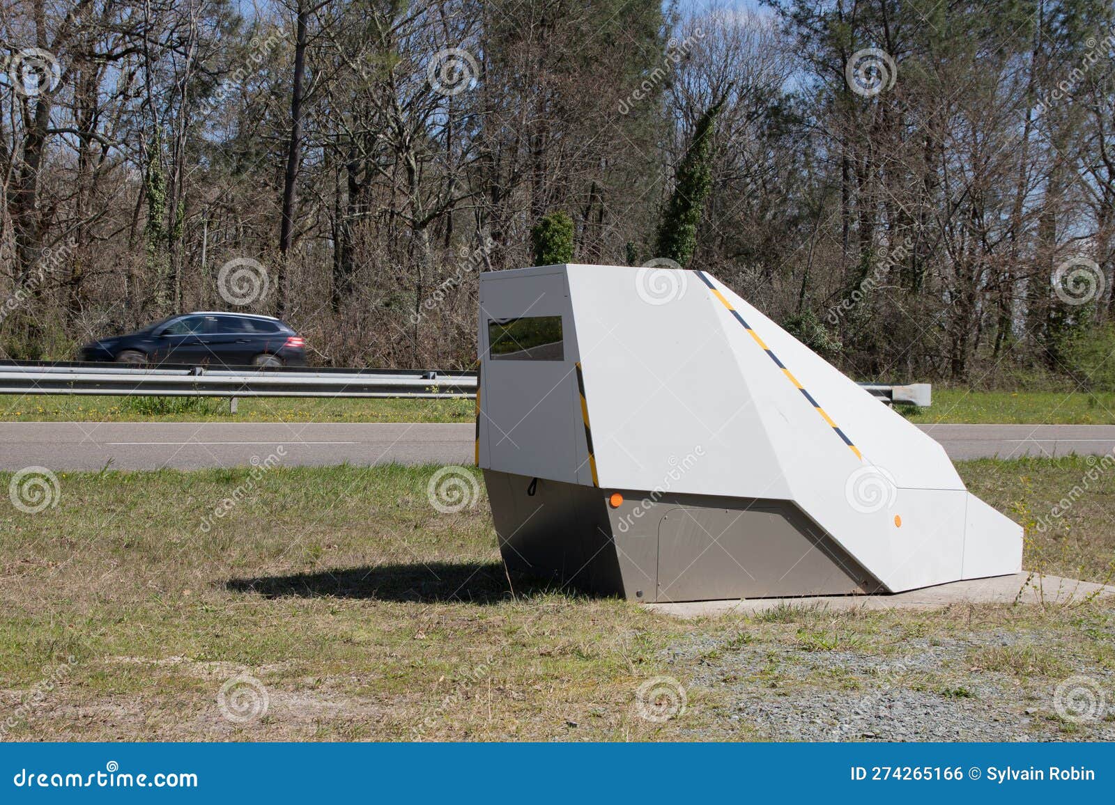 Automotive Speed Control Radar Box in France with Mobile Controller ...