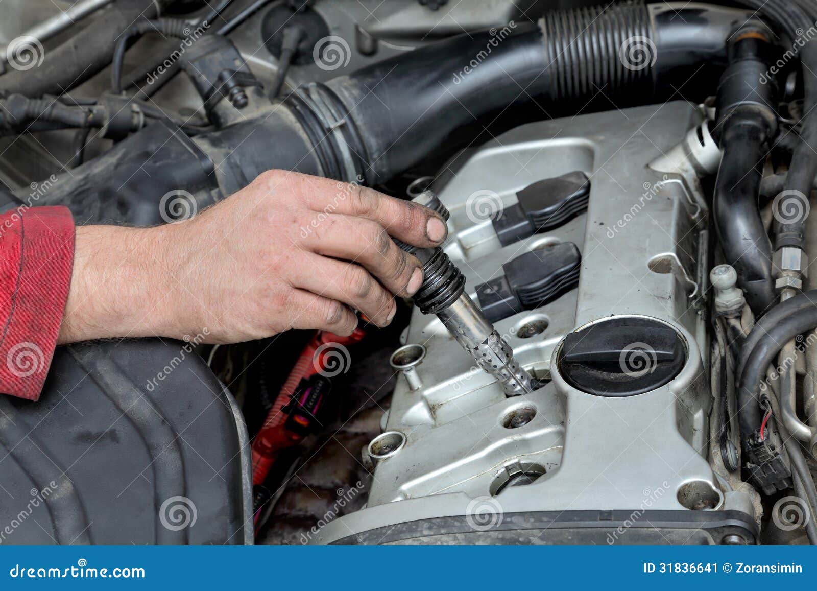 Automotriz, Bobina De Ignición Imagen de archivo - Imagen de foco ...