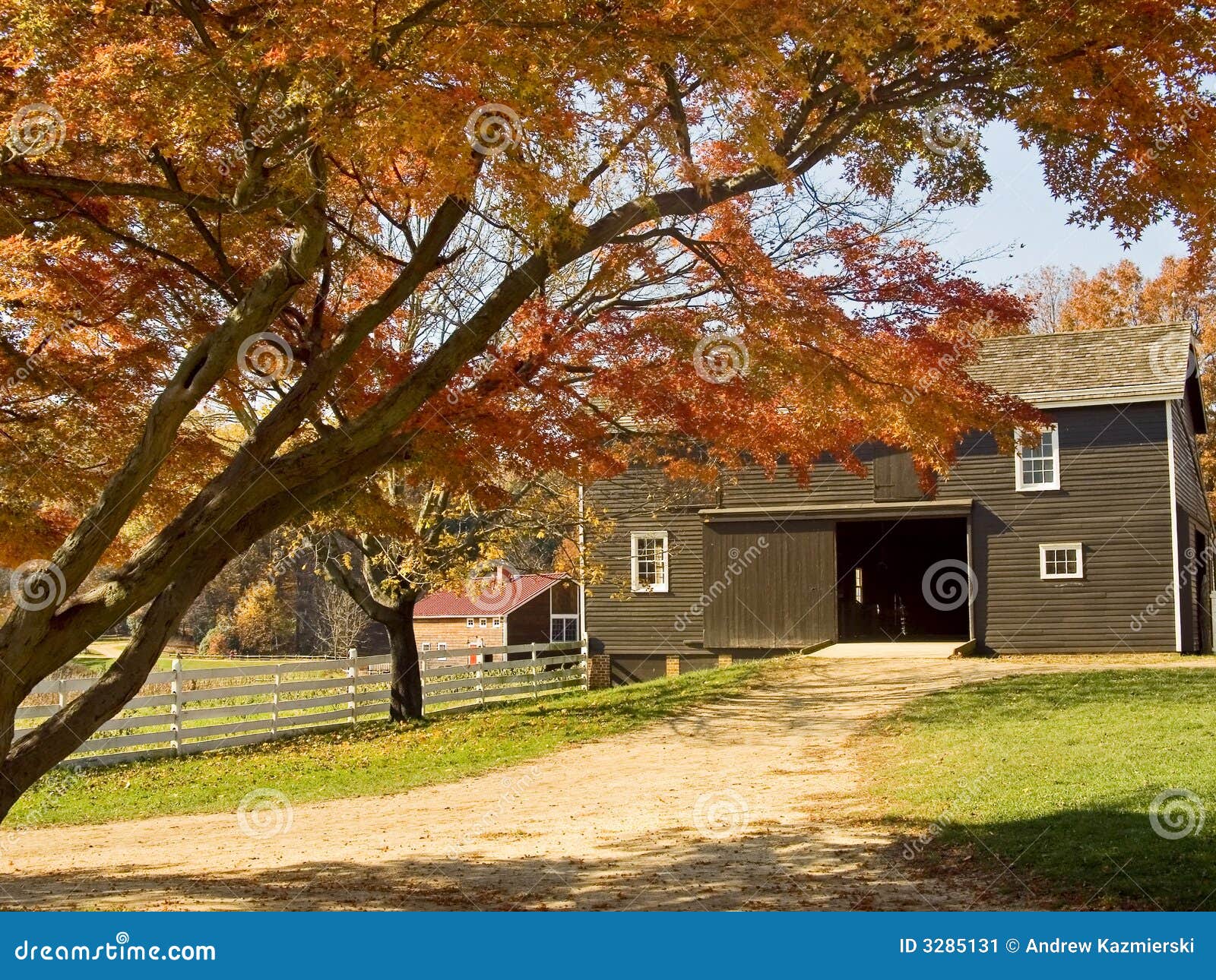 Autumn Barn stock image. Image of fall, barn, autumn, colors - 3285131