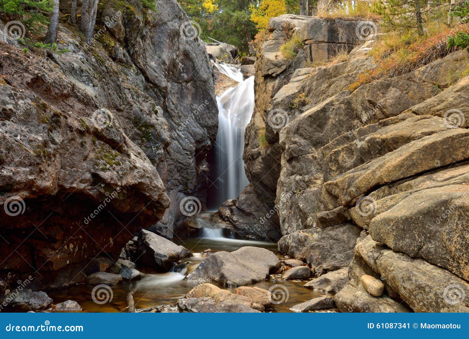 Autumn at Chasm Falls stock image. Image of bush, cliff - 61087341