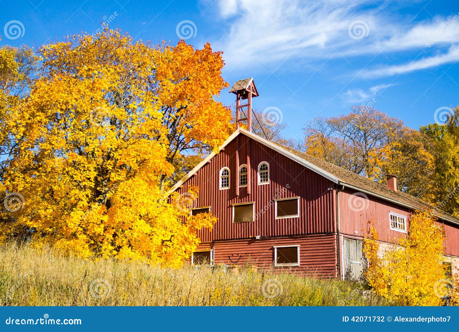 Autumn Colors and an Old Barn Stock Photo - Image of vintage ...