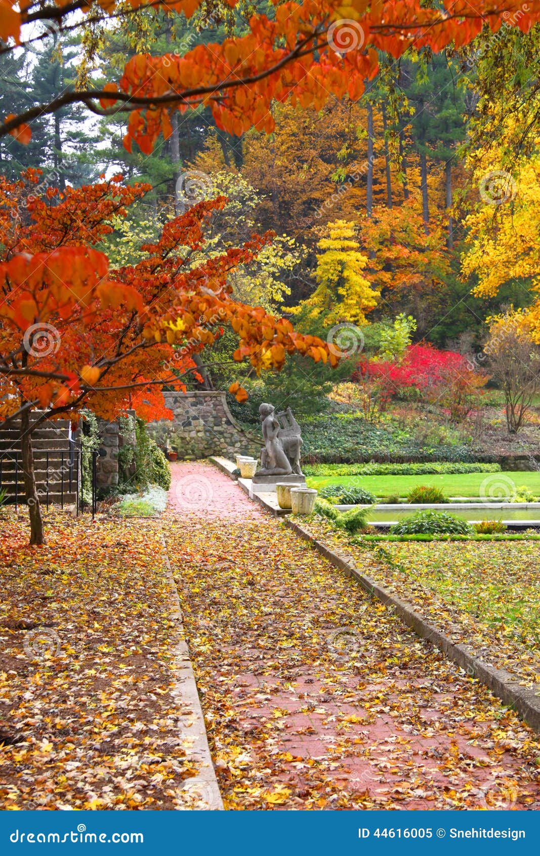 Autumn in Cranbrook house stock image. Image of nature - 44616005