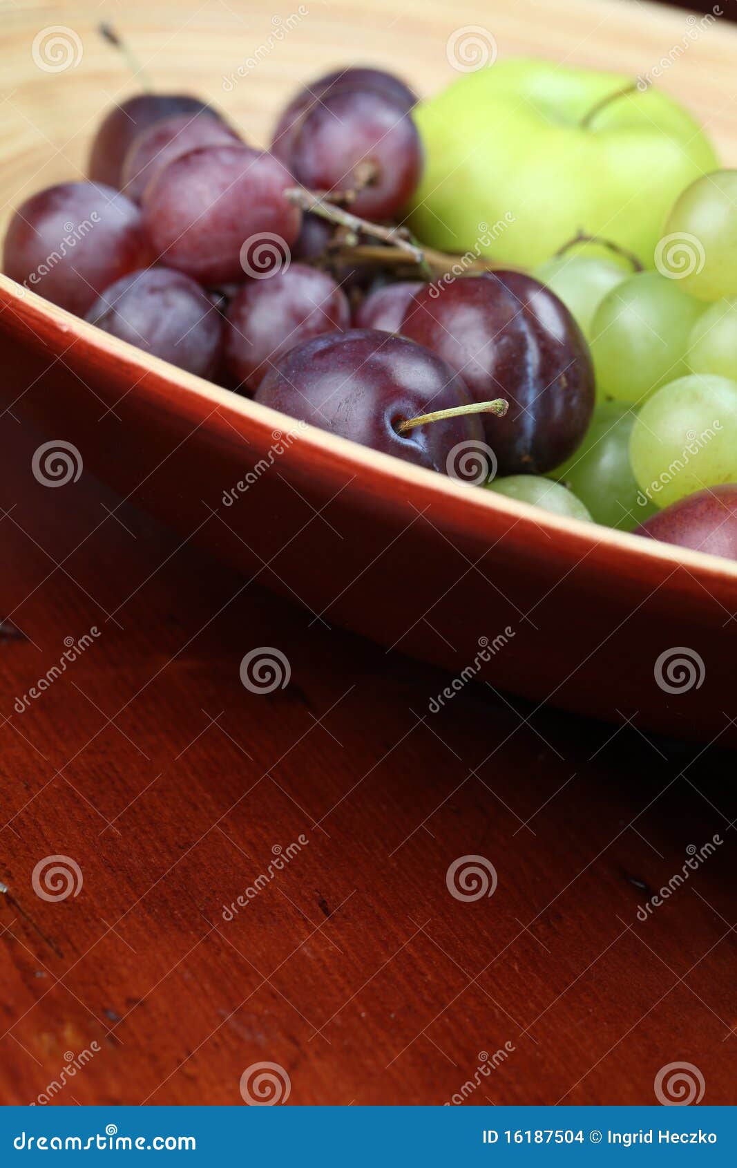 Autumn fruit bowl stock photo. Image of harvest, fresh - 16187504