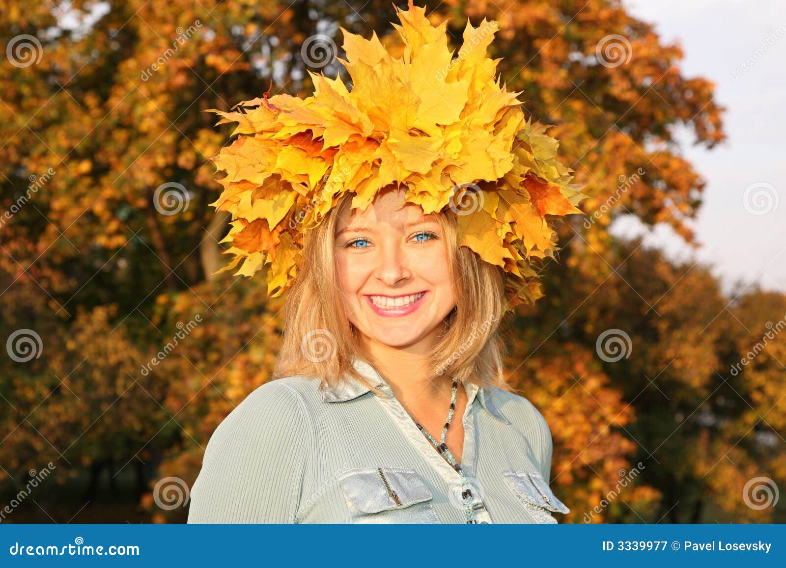 Autumn girl stock image. Image of model, leaf, caucasian - 3339977
