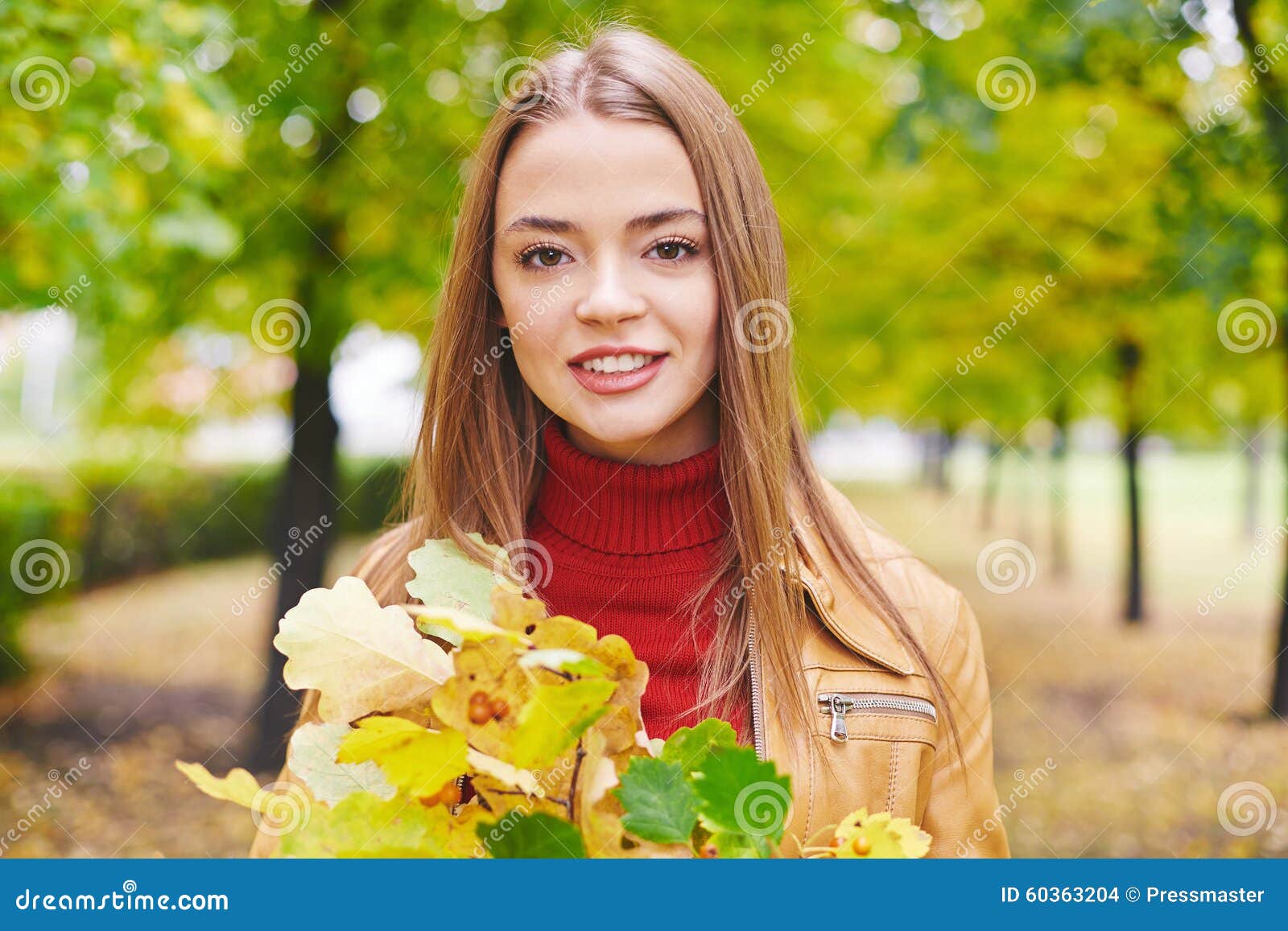 Autumn Girl stock foto. Image of volwassen, uitziend - 60363204