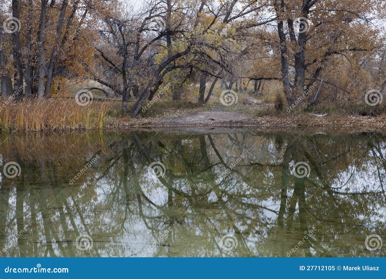 Autumn lake reflections stock image. Image of landscape - 27712105