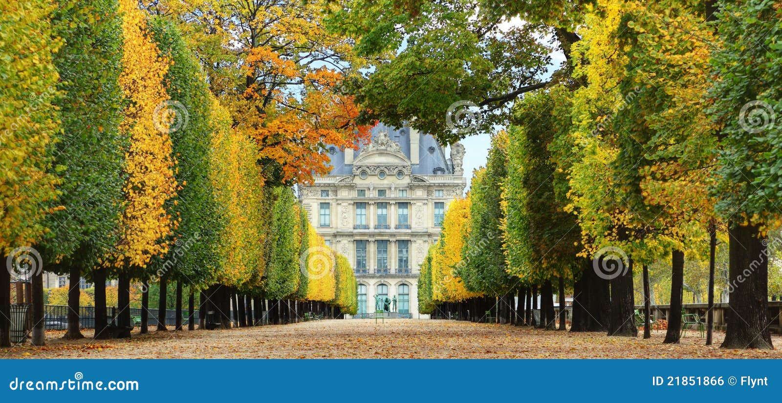 Autumn in Paris editorial photo. Image of leaf, quarter - 21851866