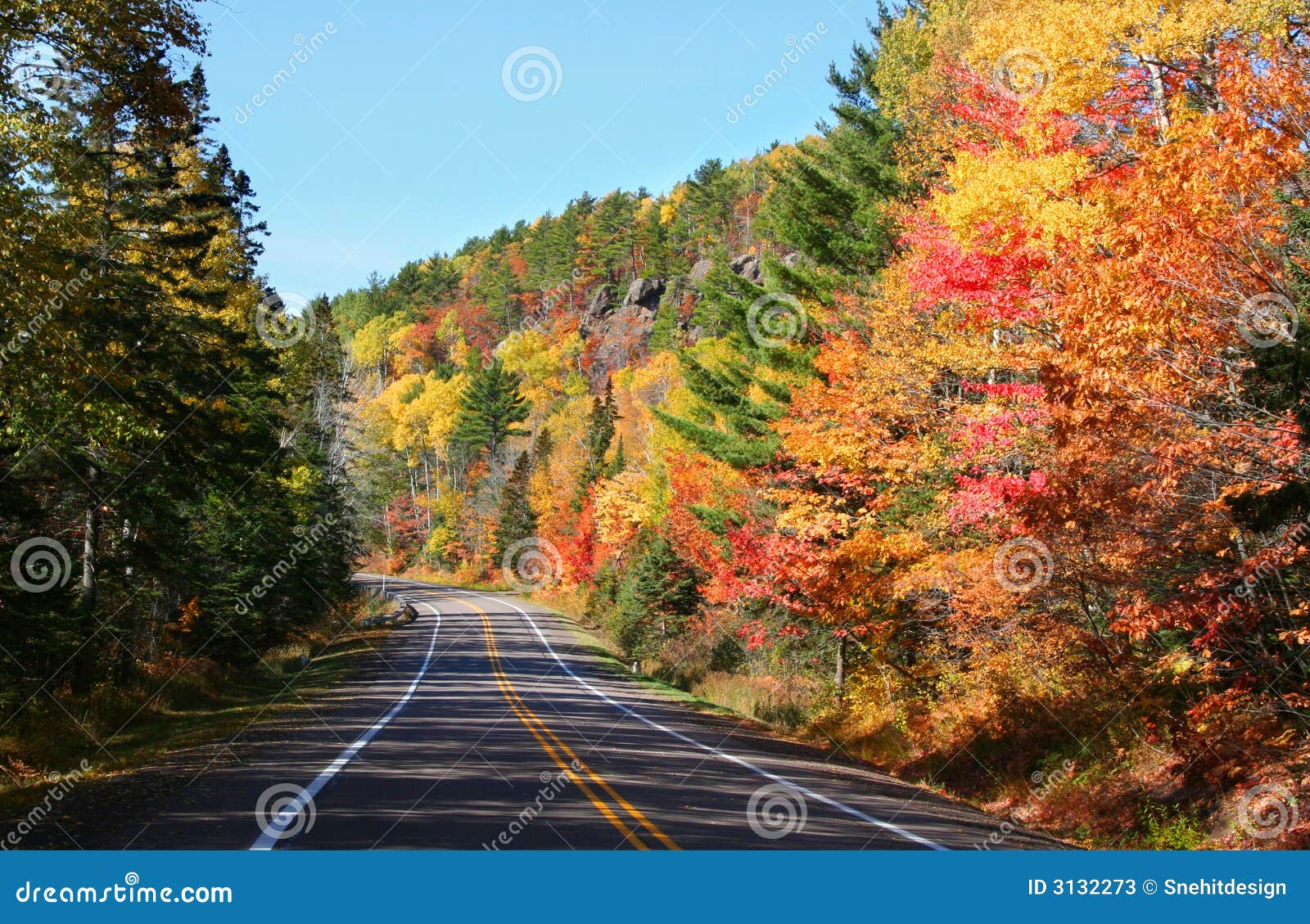 Autumn Scenic Drive stock image. Image of green, october - 3132273