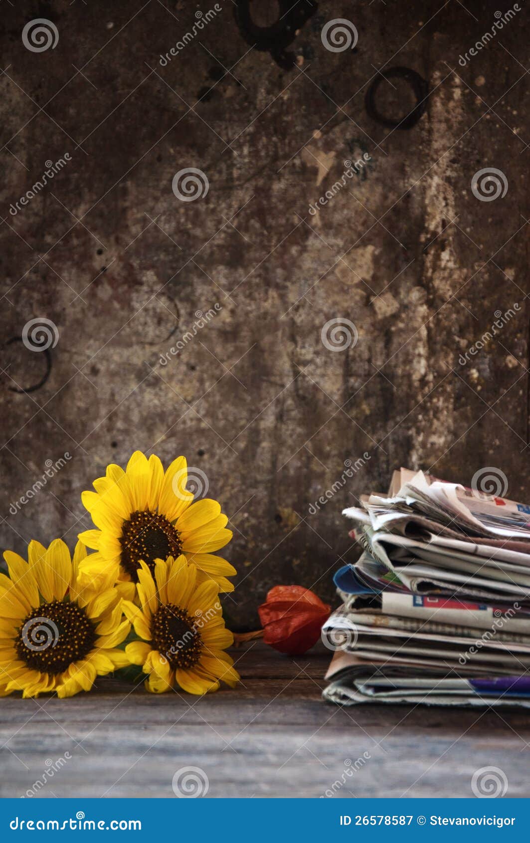 Autumn still life on table stock image. Image of information - 26578587