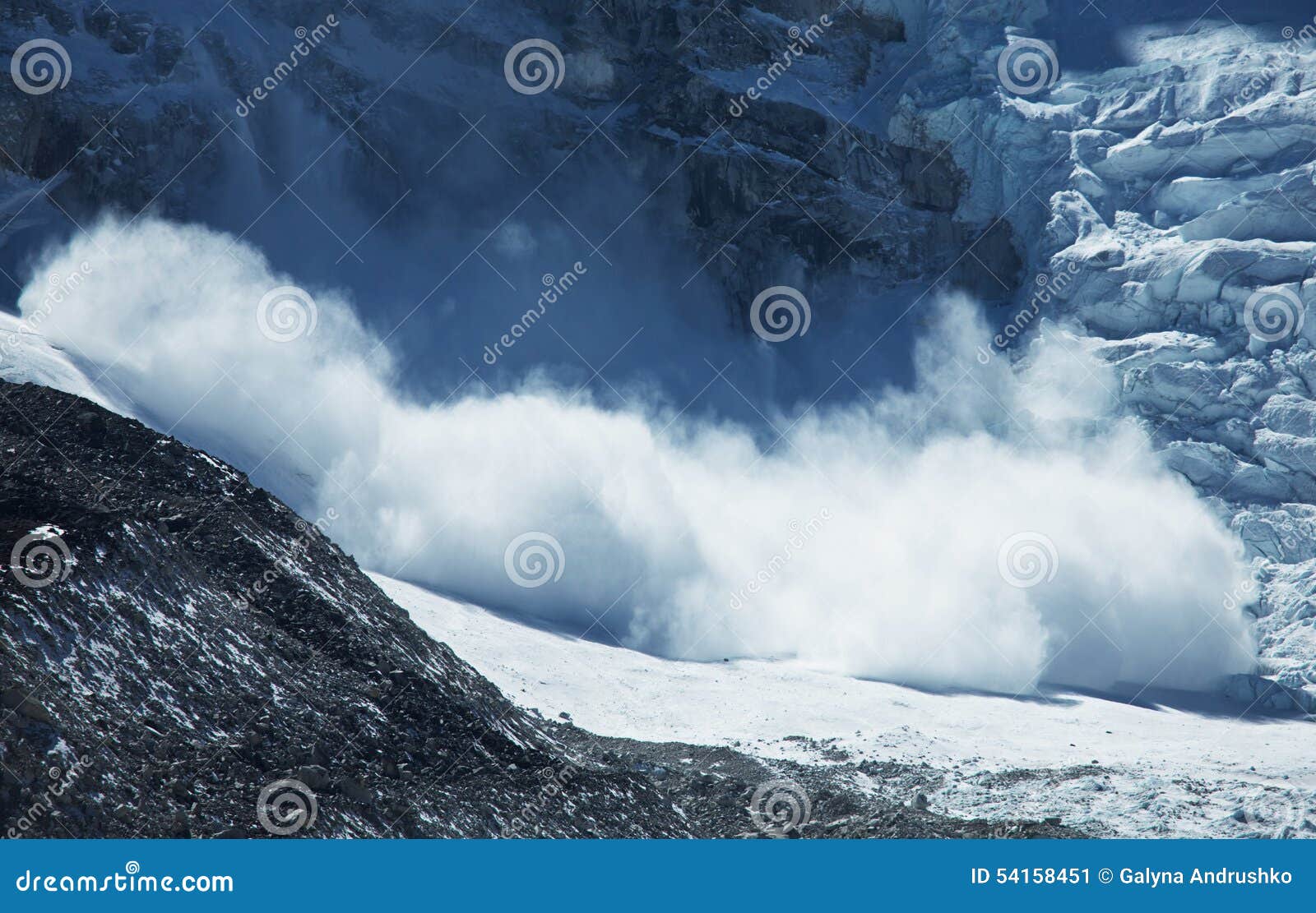 Avalance стоковое изображение. изображение насчитывающей трек - 54158451