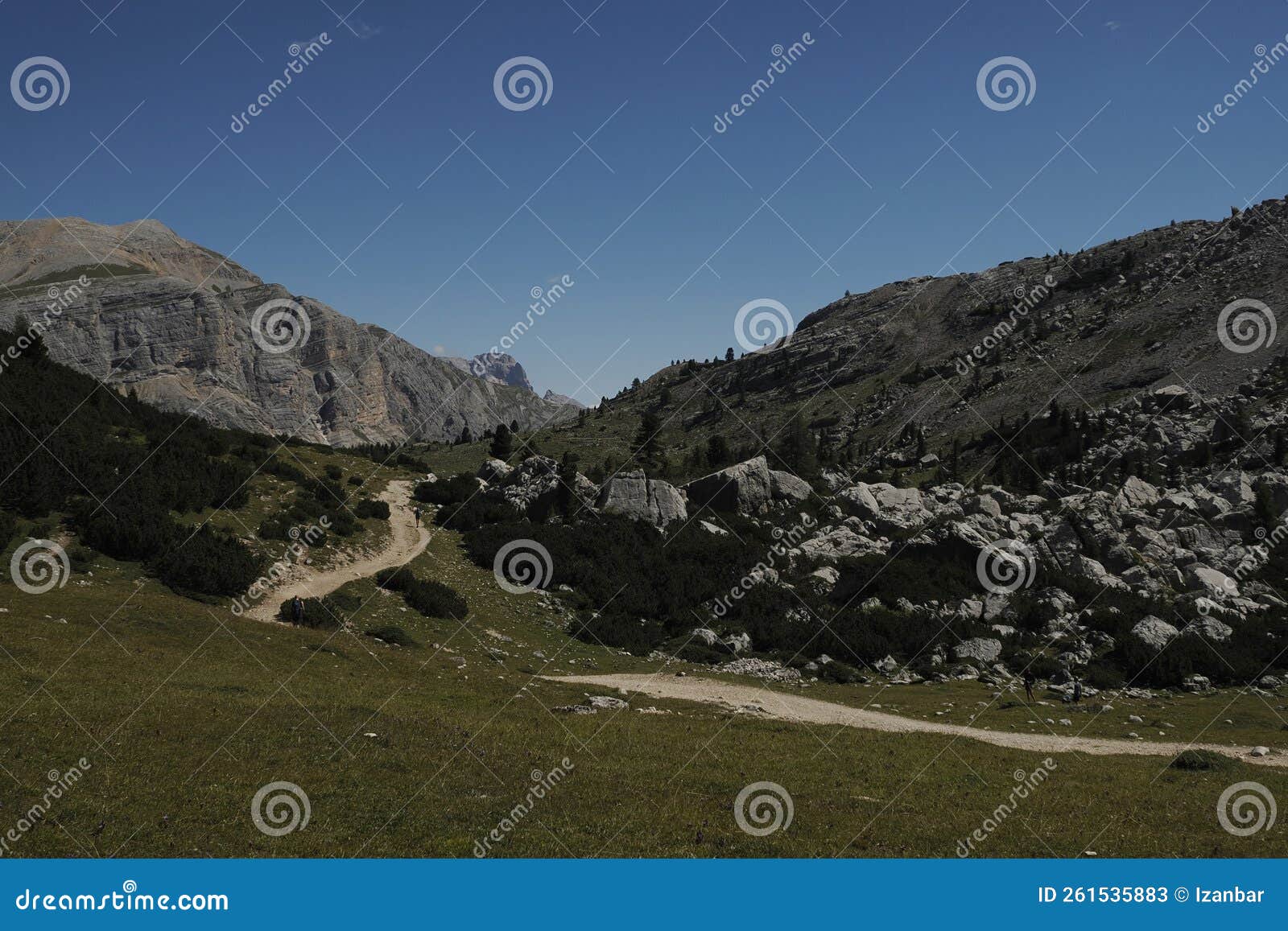 Avalancha De Roca De Piedra En Dolomitas Imagen de archivo - Imagen de ...
