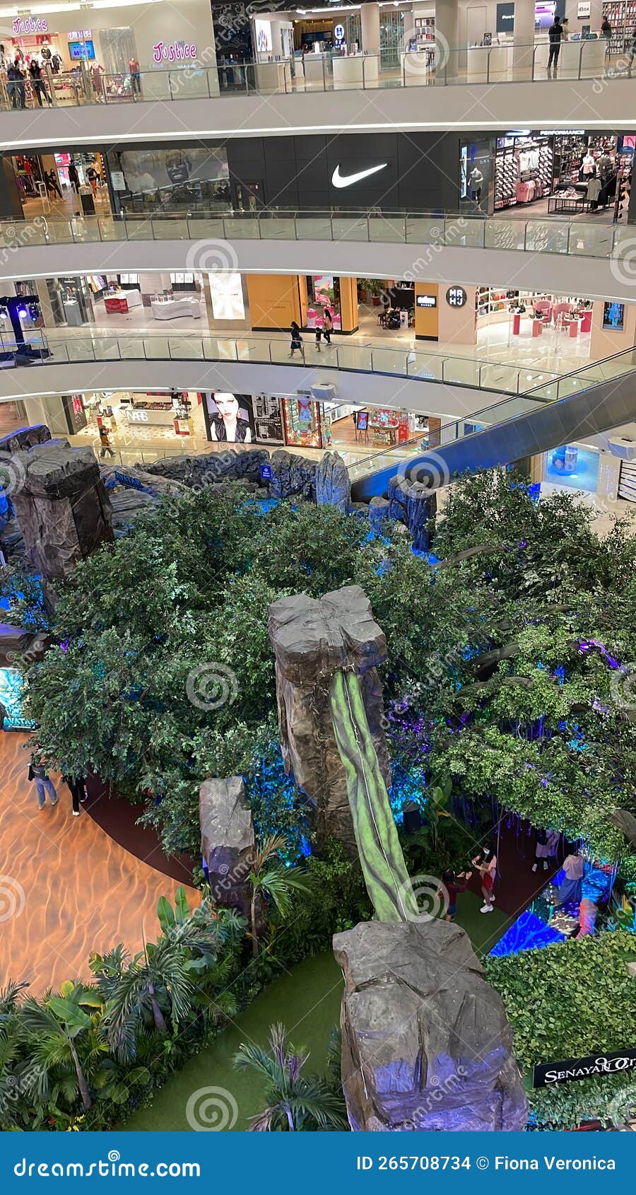 Avatar forest editorial stock image. Image of vibe, mall - 265708734