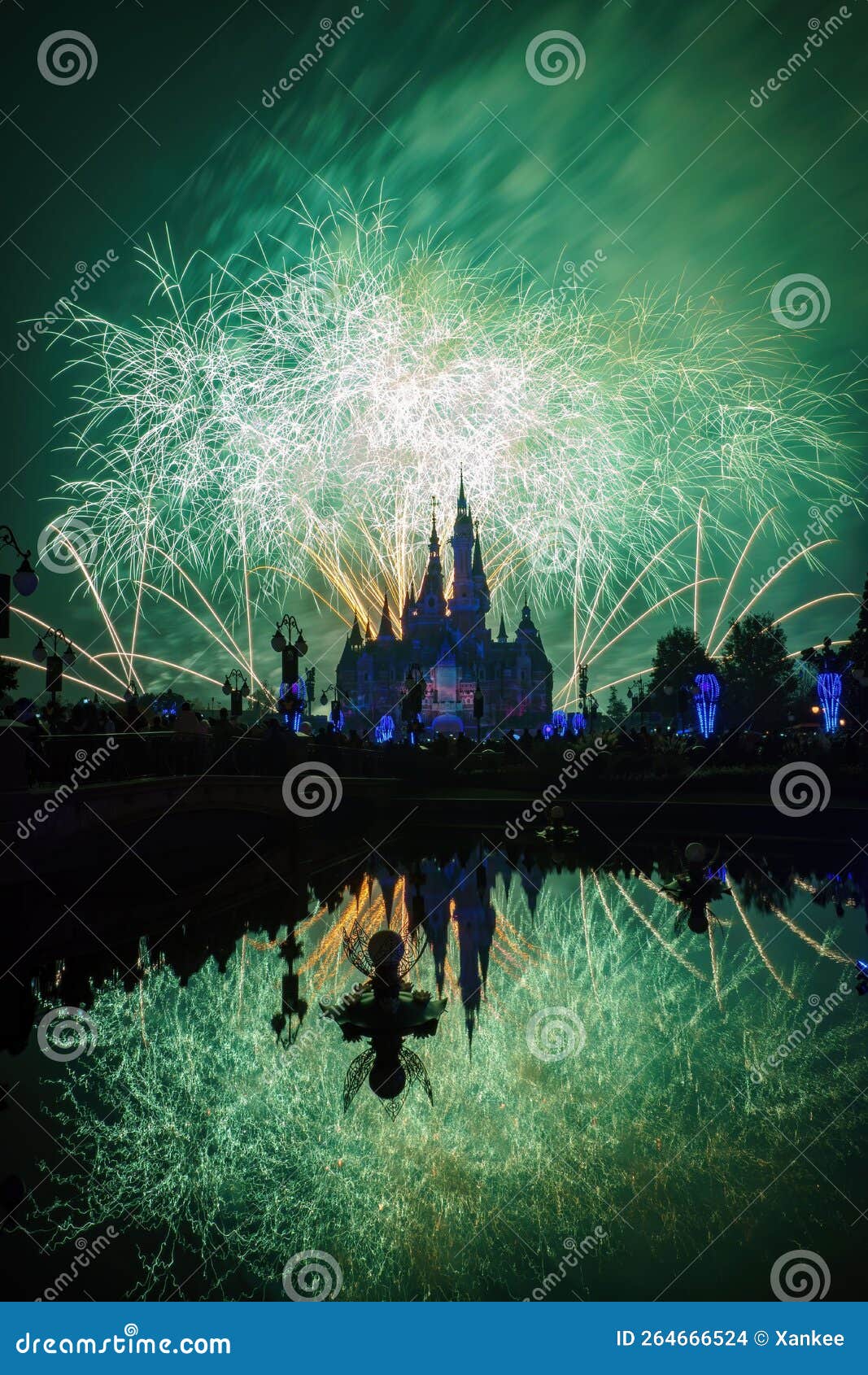 `Avatar 2: the Way of Water` Premiere Special Fireworks Editorial Stock ...