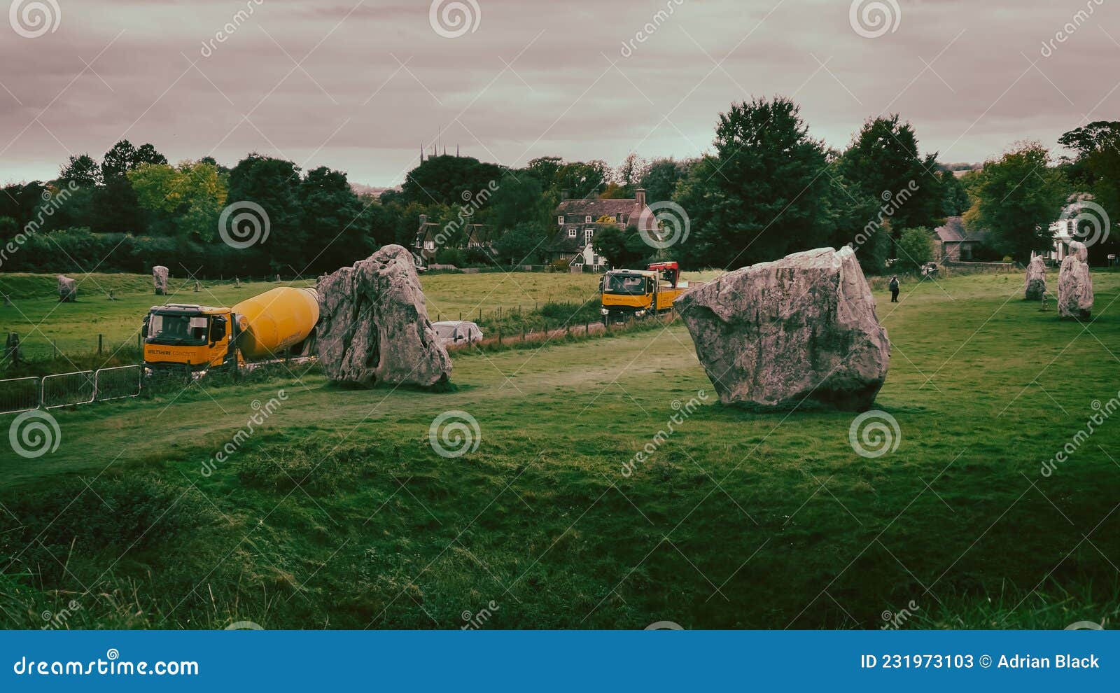 Avebury - Stone Circles - Avebury - Standing Stones Editorial Stock ...