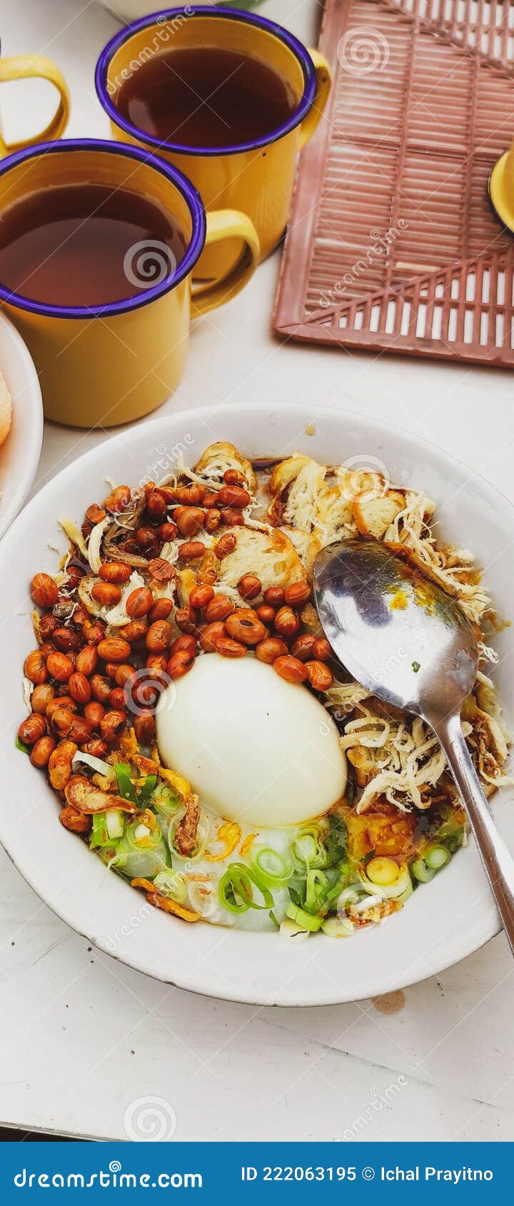 Avena de pollo imagen de archivo. Imagen de pollo, avena - 222063195