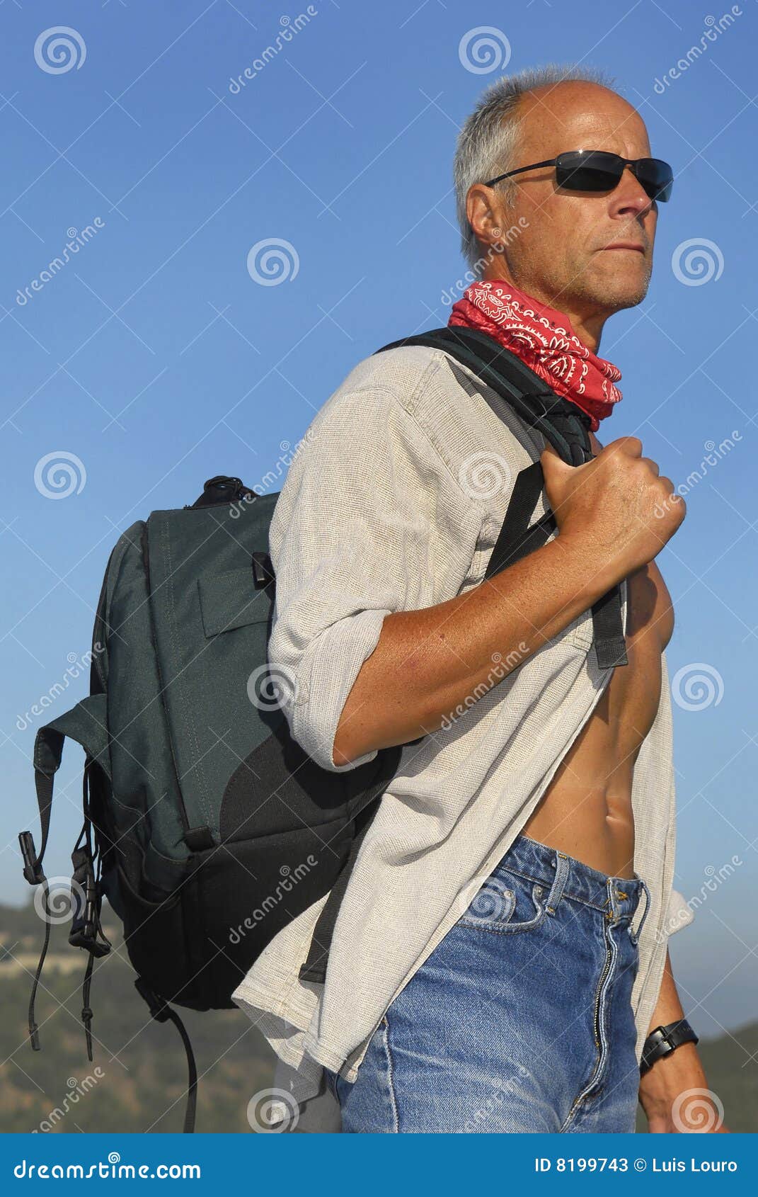 Aventurier image stock. Image du admirer, élever, sain - 8199743