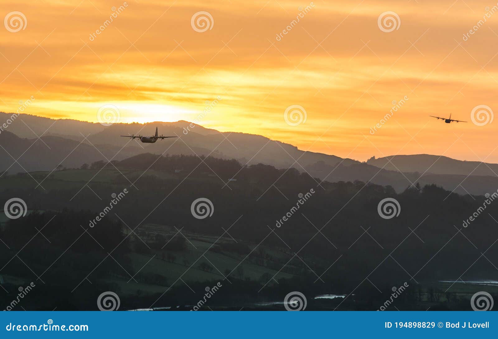 Aviation Mach Loop stock image. Image of takeoff, propeller - 194898829