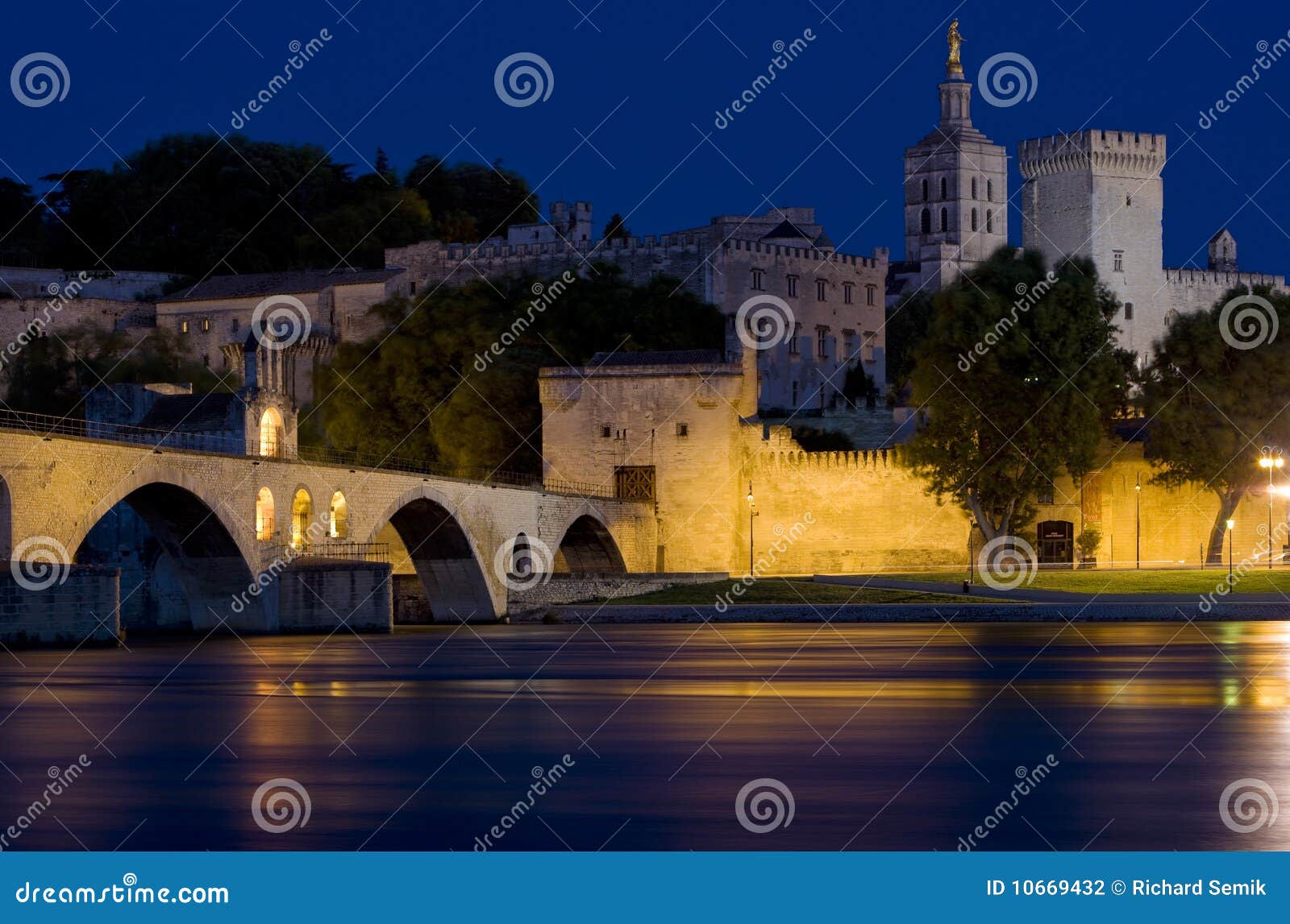 Avignon at night stock photo. Image of bridge, evening - 10669432