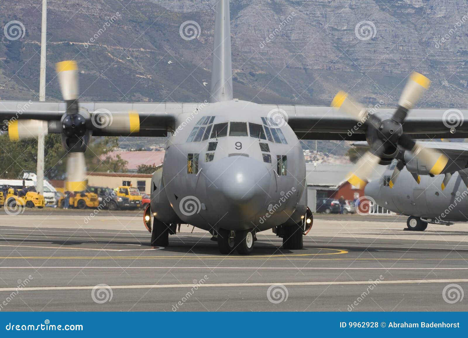 Avion De Lockheed C-130 Hercule Photo stock - Image du obliger ...