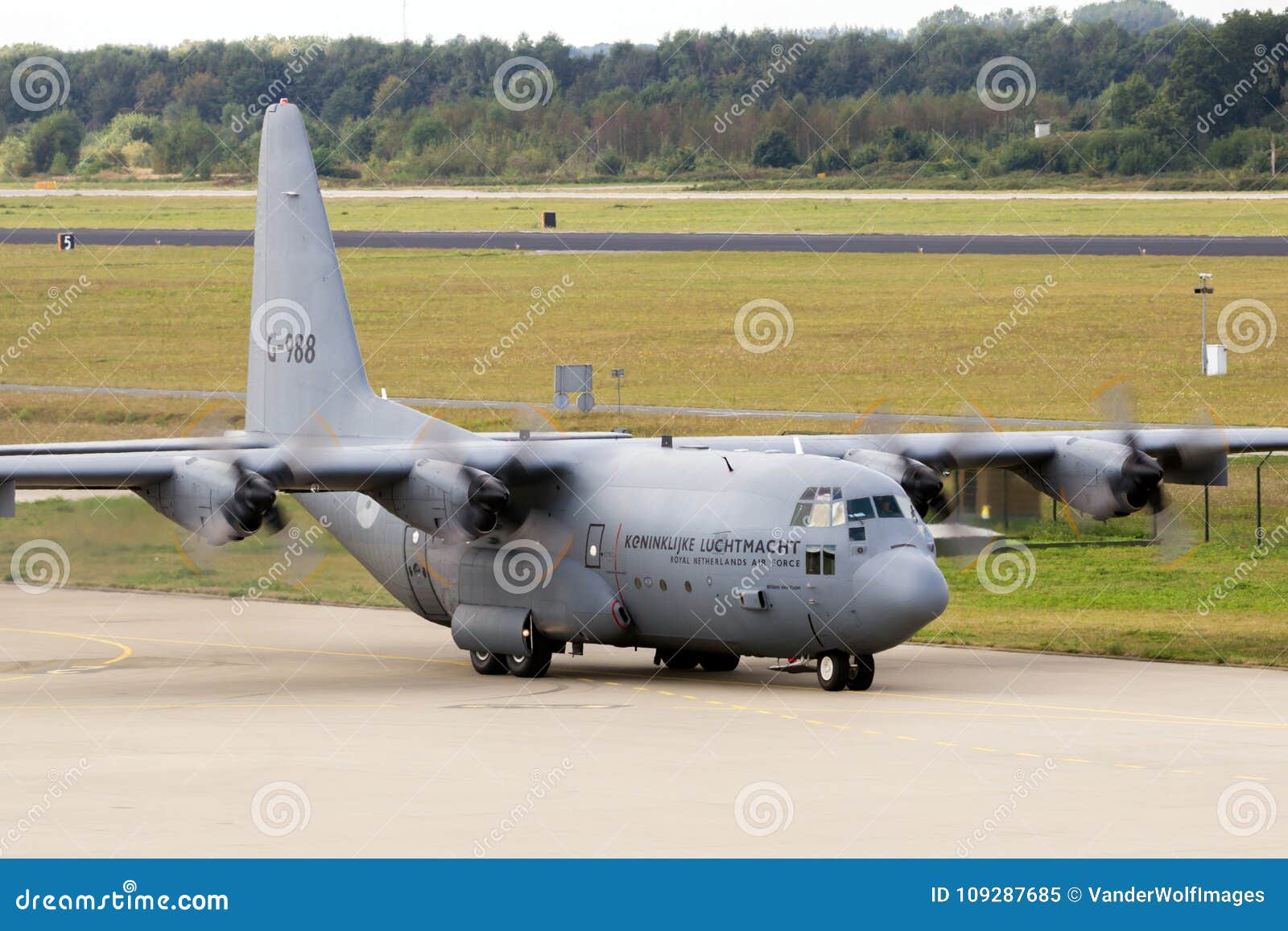 Avion De Lockheed C-130 Hercule Image éditorial - Image du defense ...
