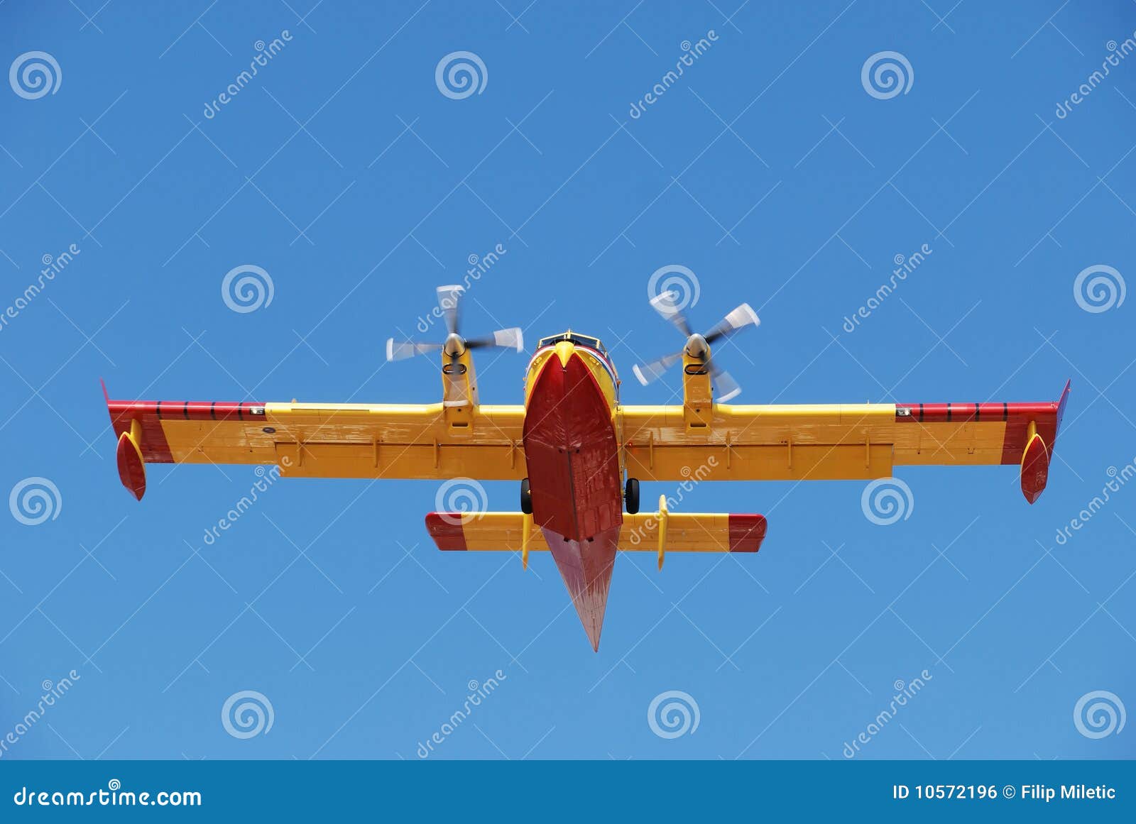 Avion de sapeur-pompier photo stock. Image du forêt, environnement ...