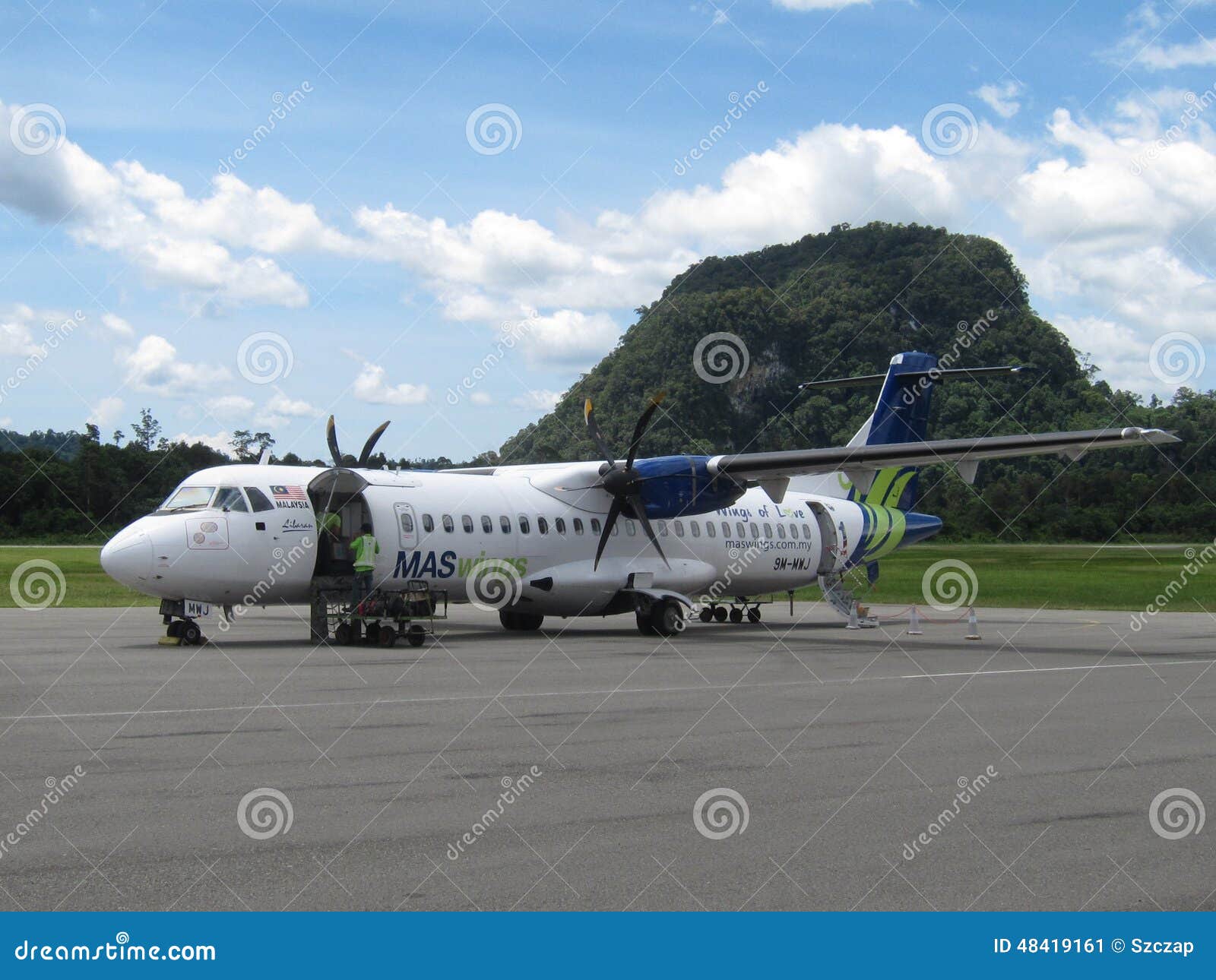 Avion De Turbopropulseur De MASwings Photo éditorial - Image du ...