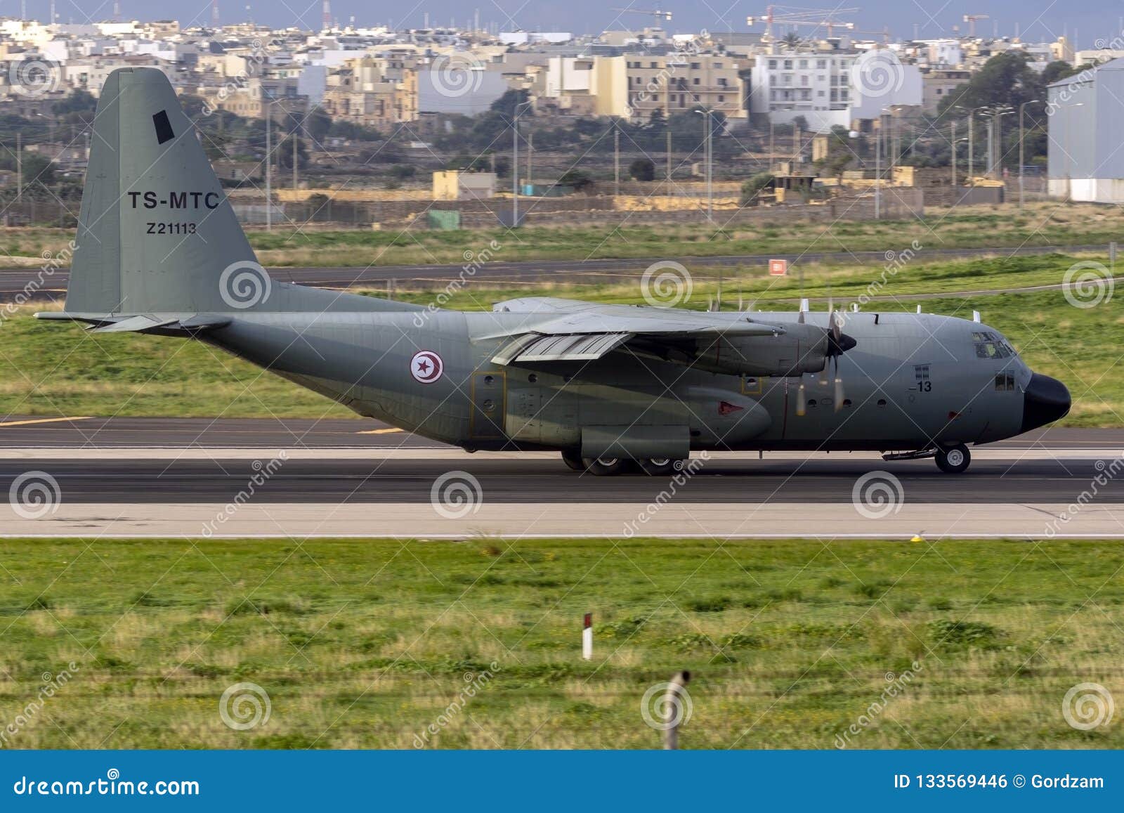 Avion Militaire De Hercule De Cargaison Photo éditorial - Image du aile ...