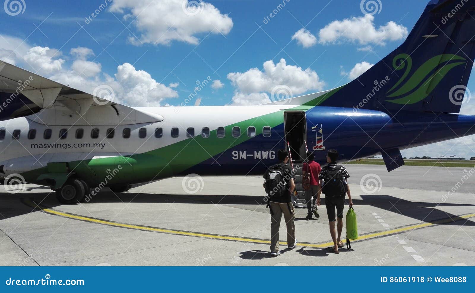 Aviones de Maswings ATR-72 foto de archivo editorial. Imagen de sarawak ...
