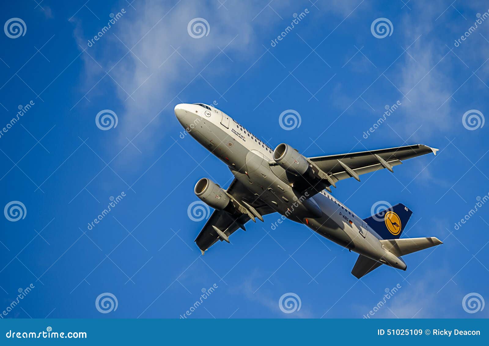 Aviones De Pasajero En La Librea De Lufthansa Airbus A319 Imagen de ...