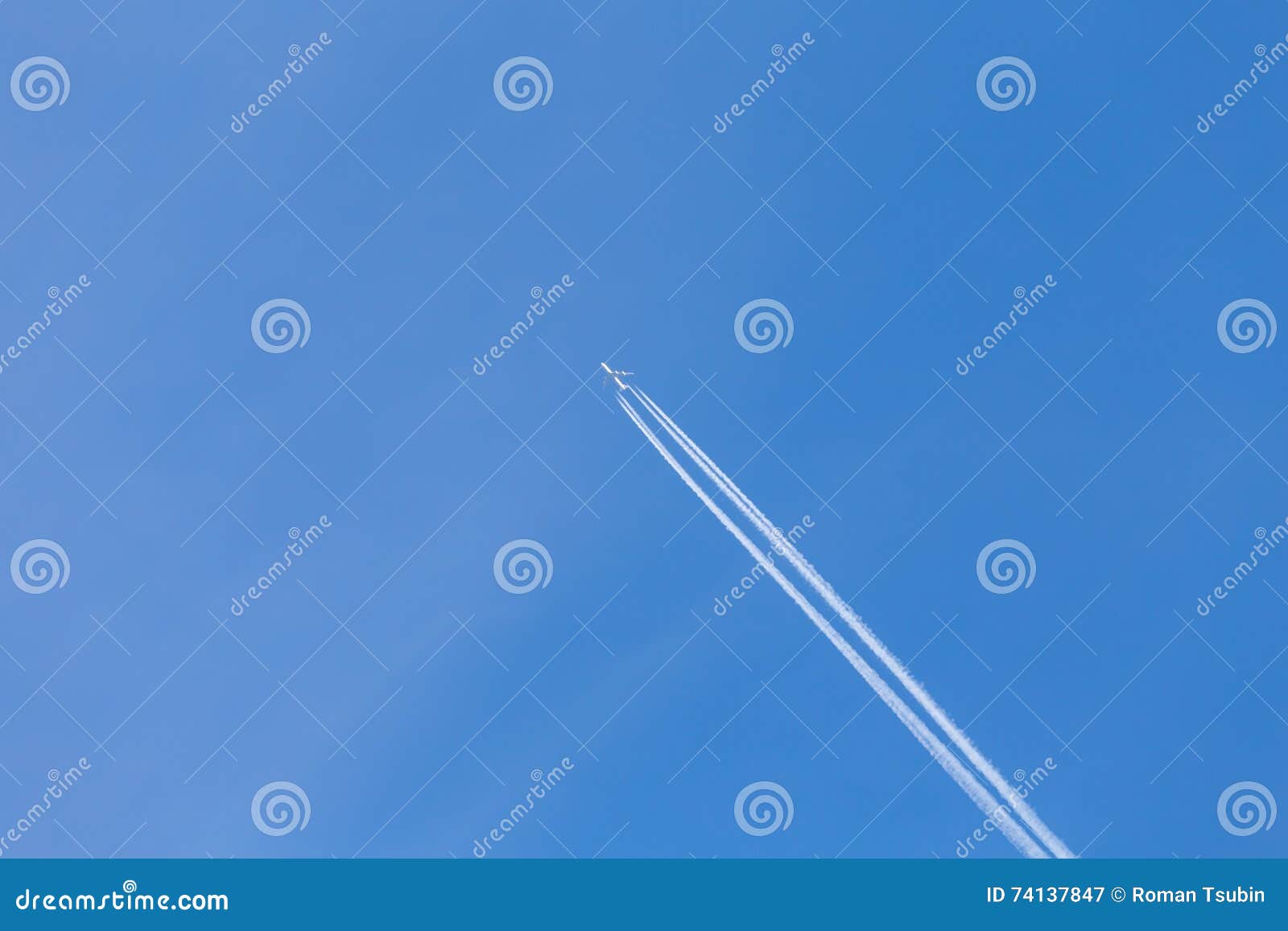 Aviones en el aire imagen de archivo. Imagen de alto - 74137847