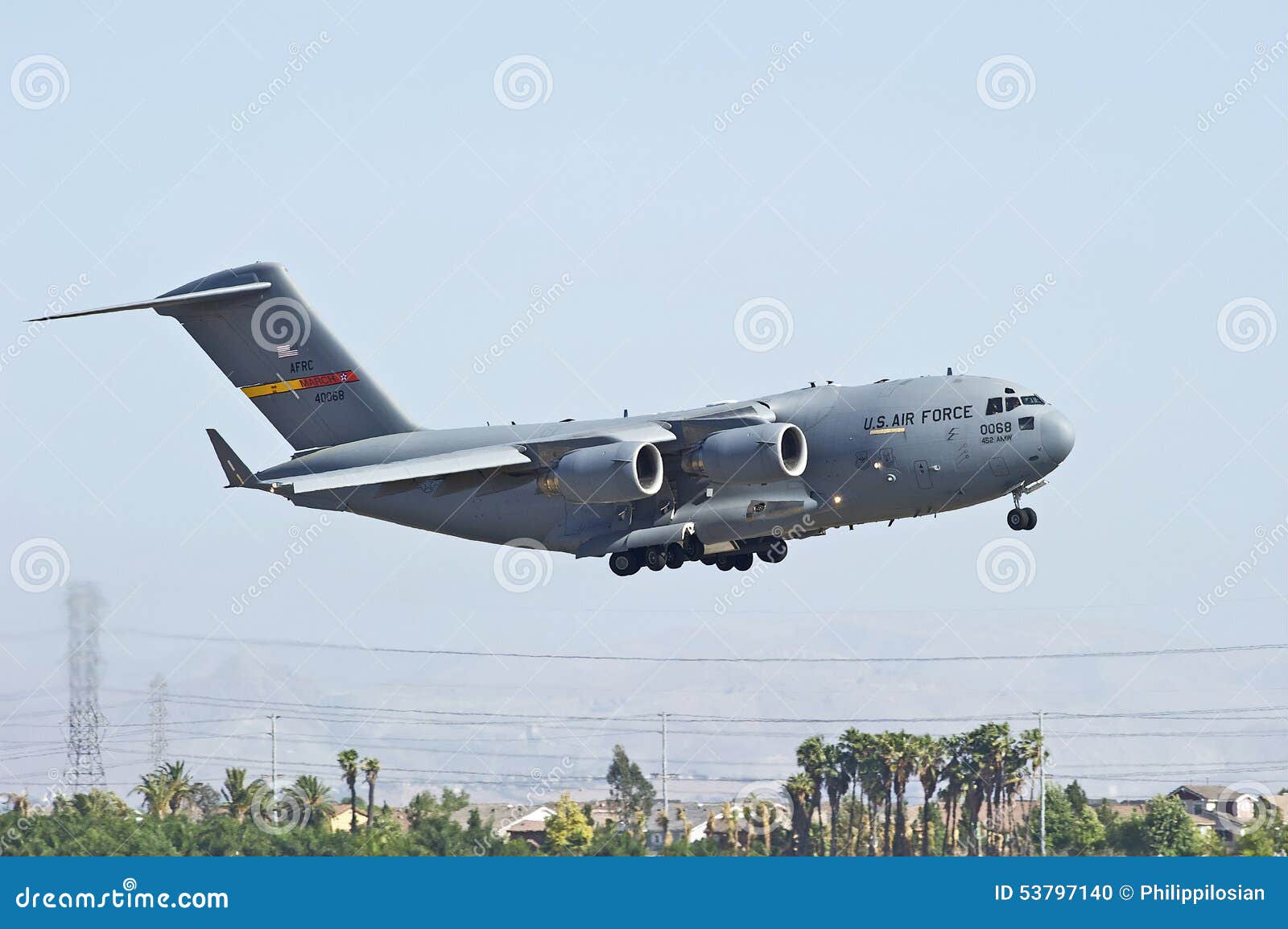 Aviones Militares Del Transporte De Cargo C-17 Imagen editorial - Imagen de aire, cielo: 53797140