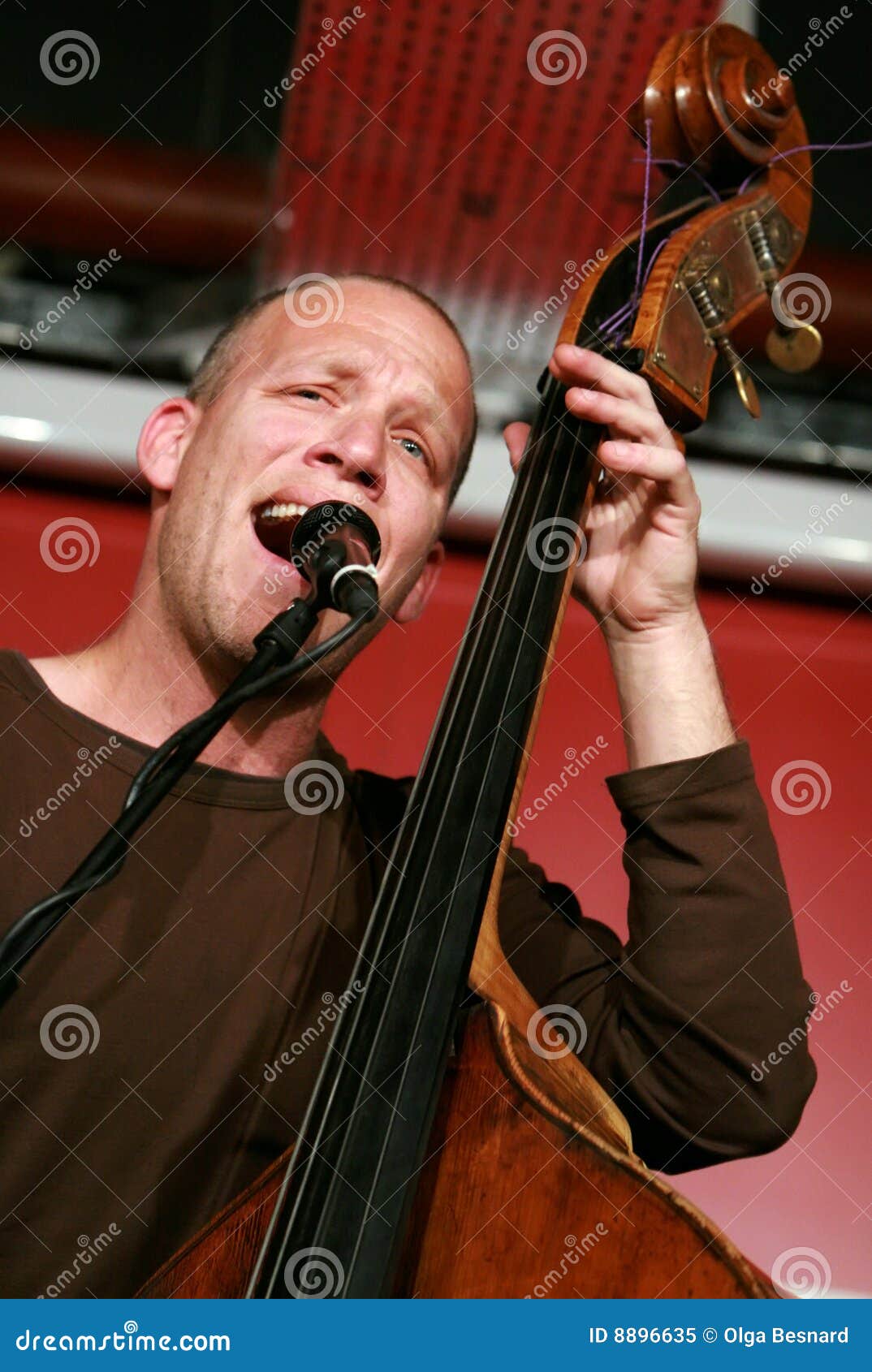 Avishai Cohen Performs in Paris Editorial Image - Image of france ...