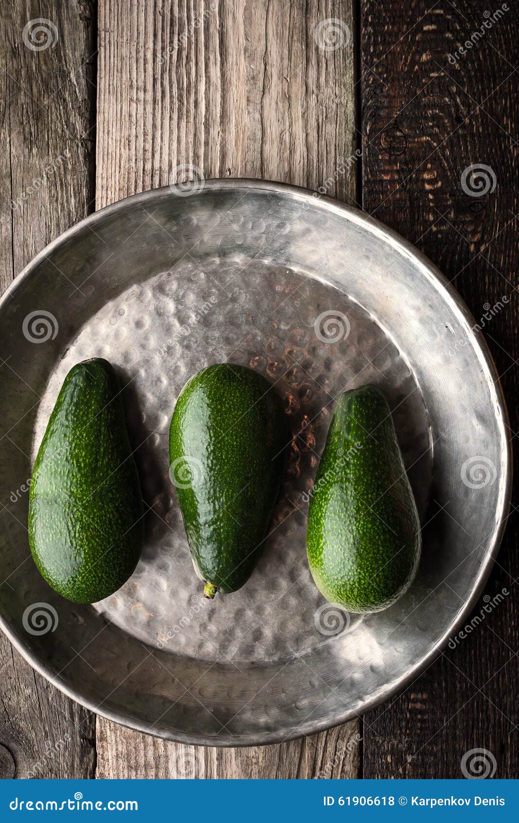 Avocado Metal Plate Wooden Table Vertical Top View Stock Photos - Free ...